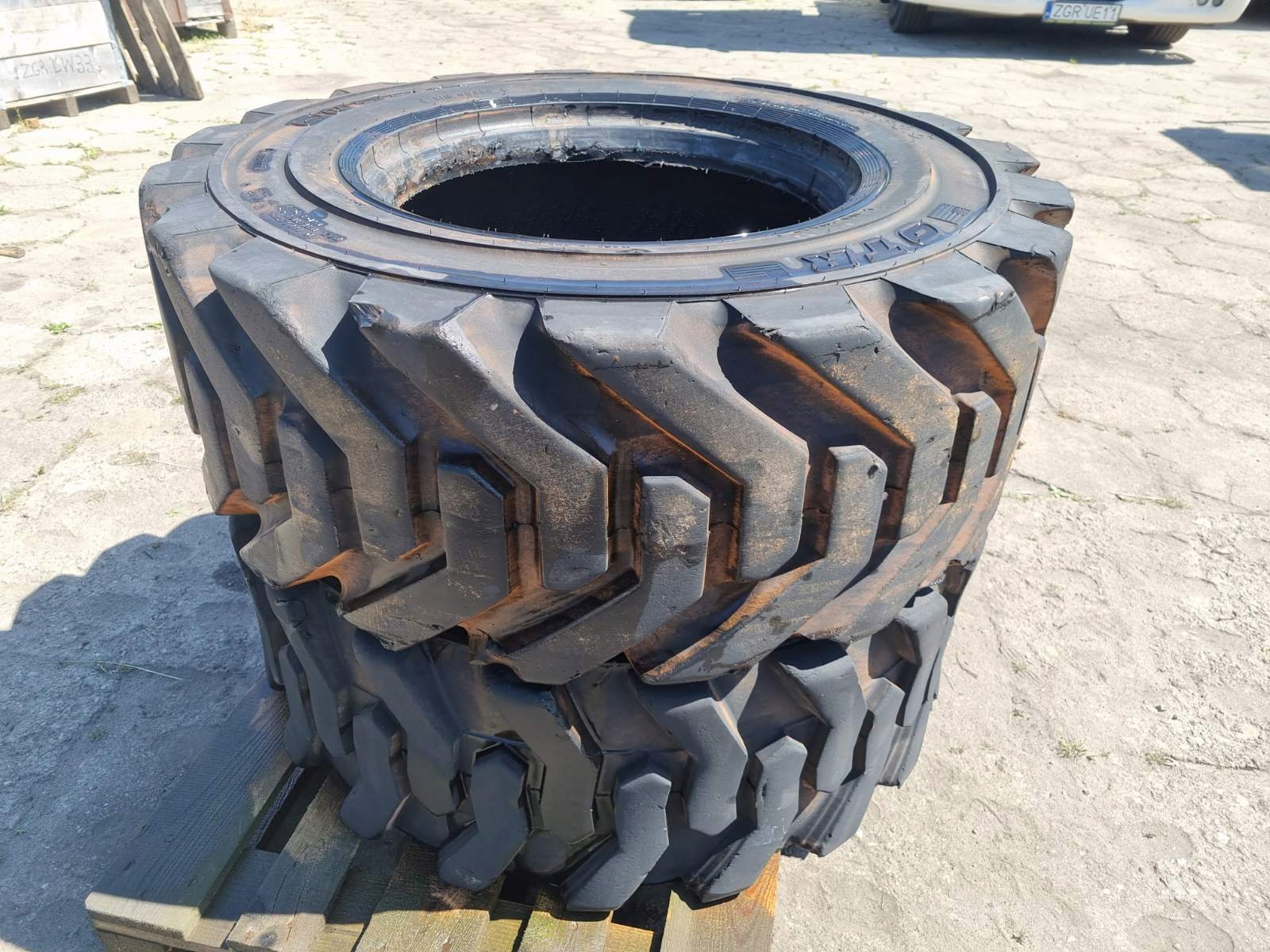 OPONA IN 385/65D22,5 OTR OUTRIGGER import 3528708996137 za 600.00PLN z ...