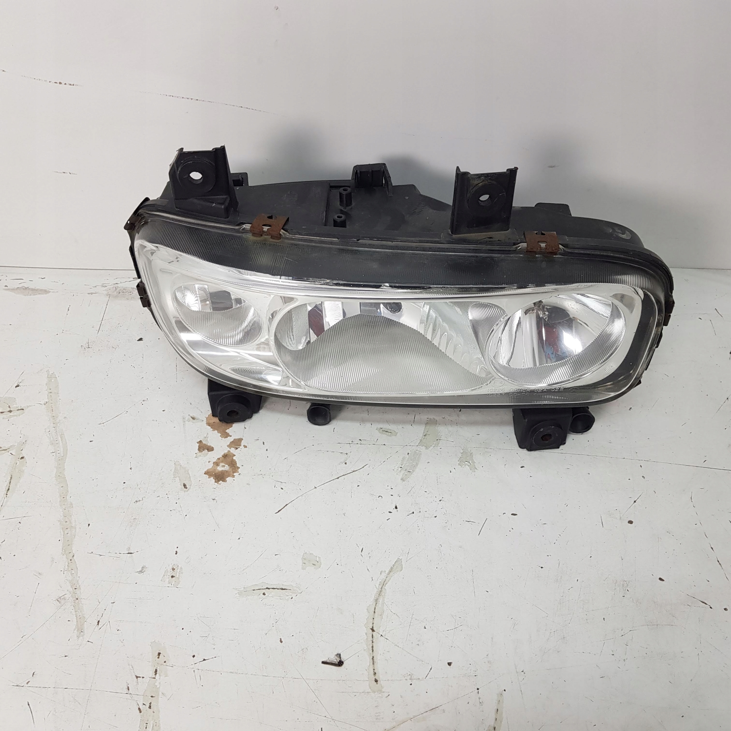 MERCEDES ATEGO 2 LAMPA REFLEKTOR 9738202561 PRAWA A9738202561 za 599 zł ...
