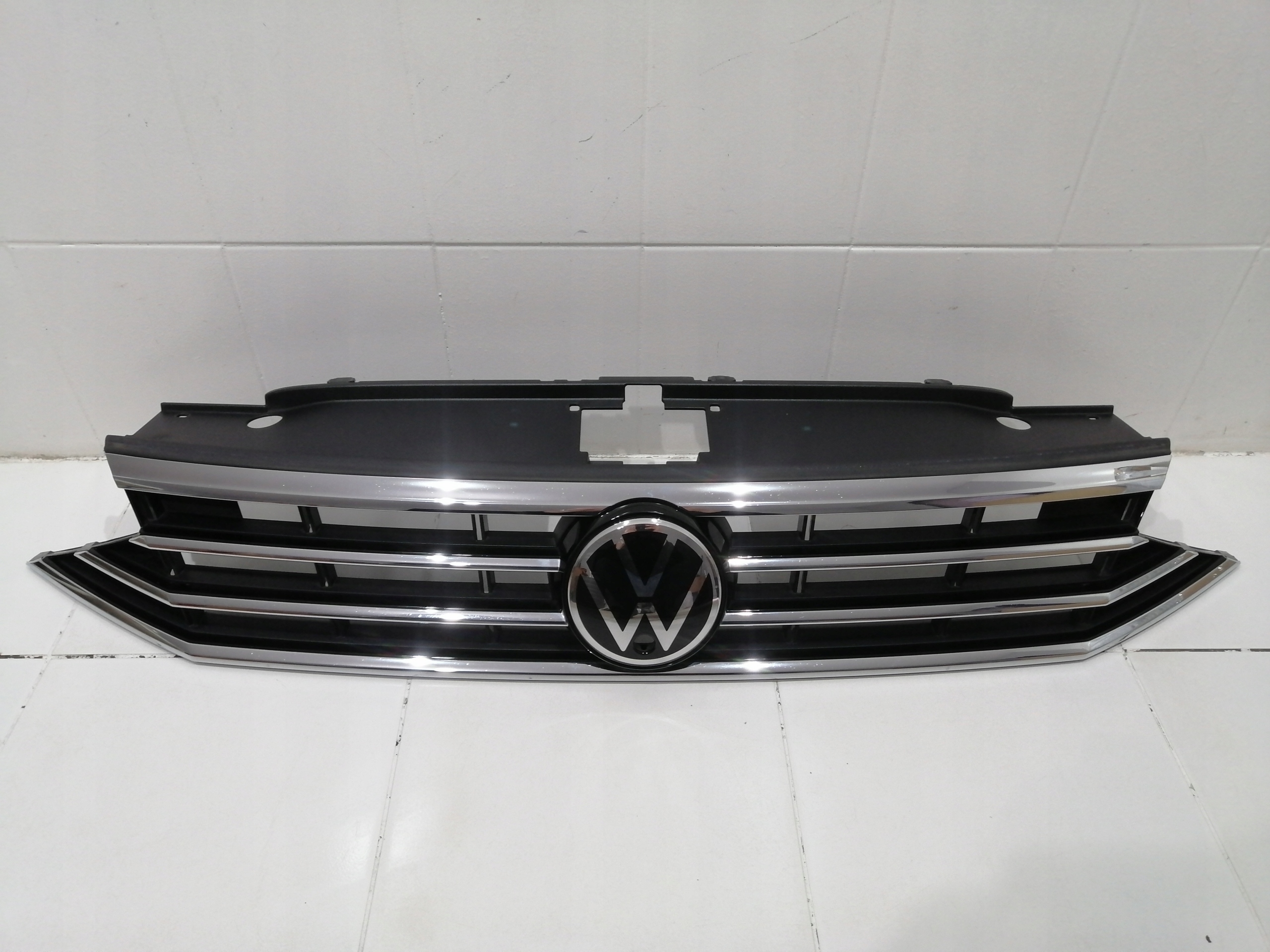 GRILL ATRAPA VW PASSAT B8 R LINE LIFT za 990.00PLN z sierakow - Allegro - (14363270223)