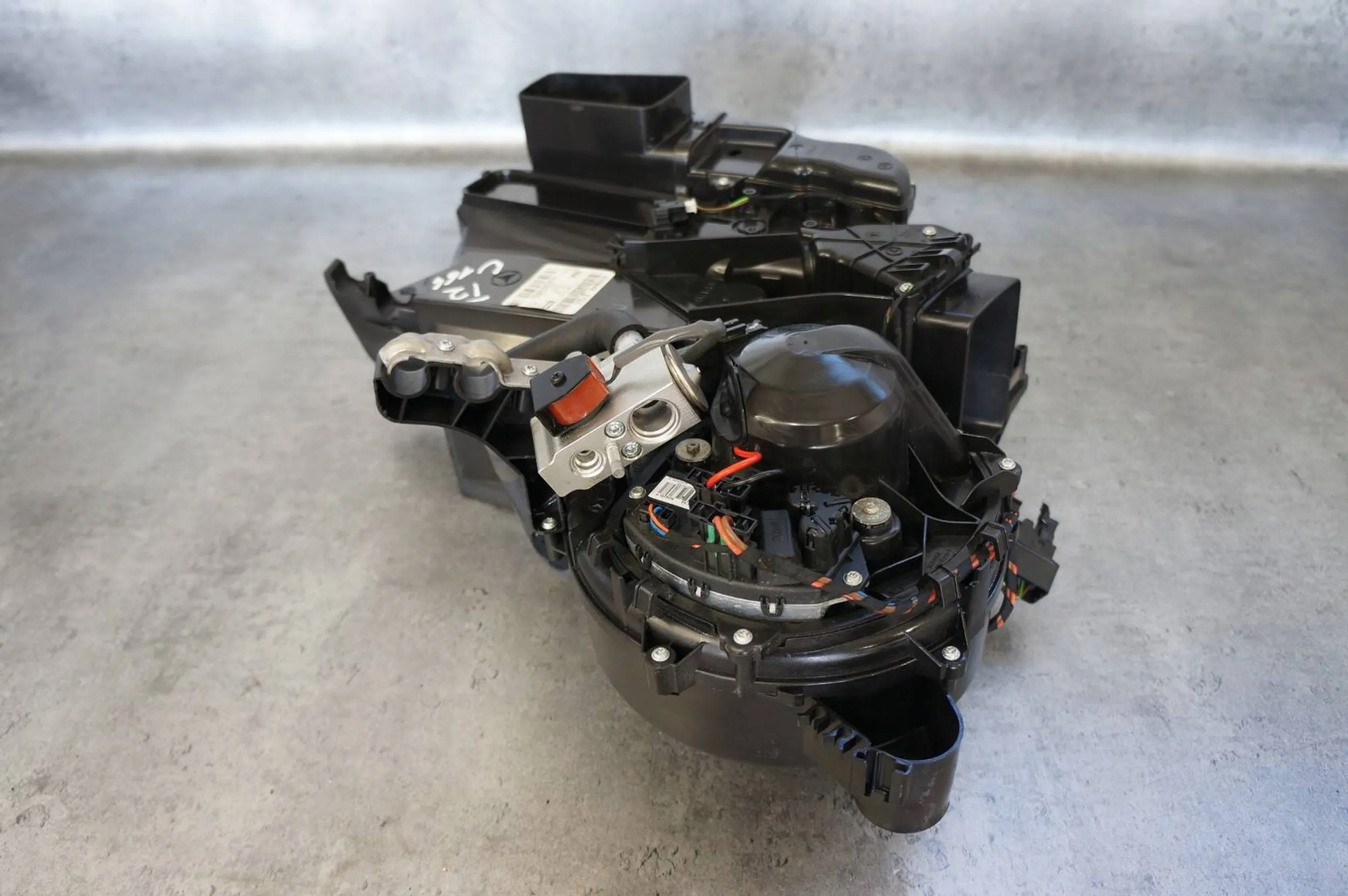 NAGRZEWNICA OBUDOWA NAGRZEWNICY TYŁ TYLNA MERCEDES W164 ML GL X164 ...