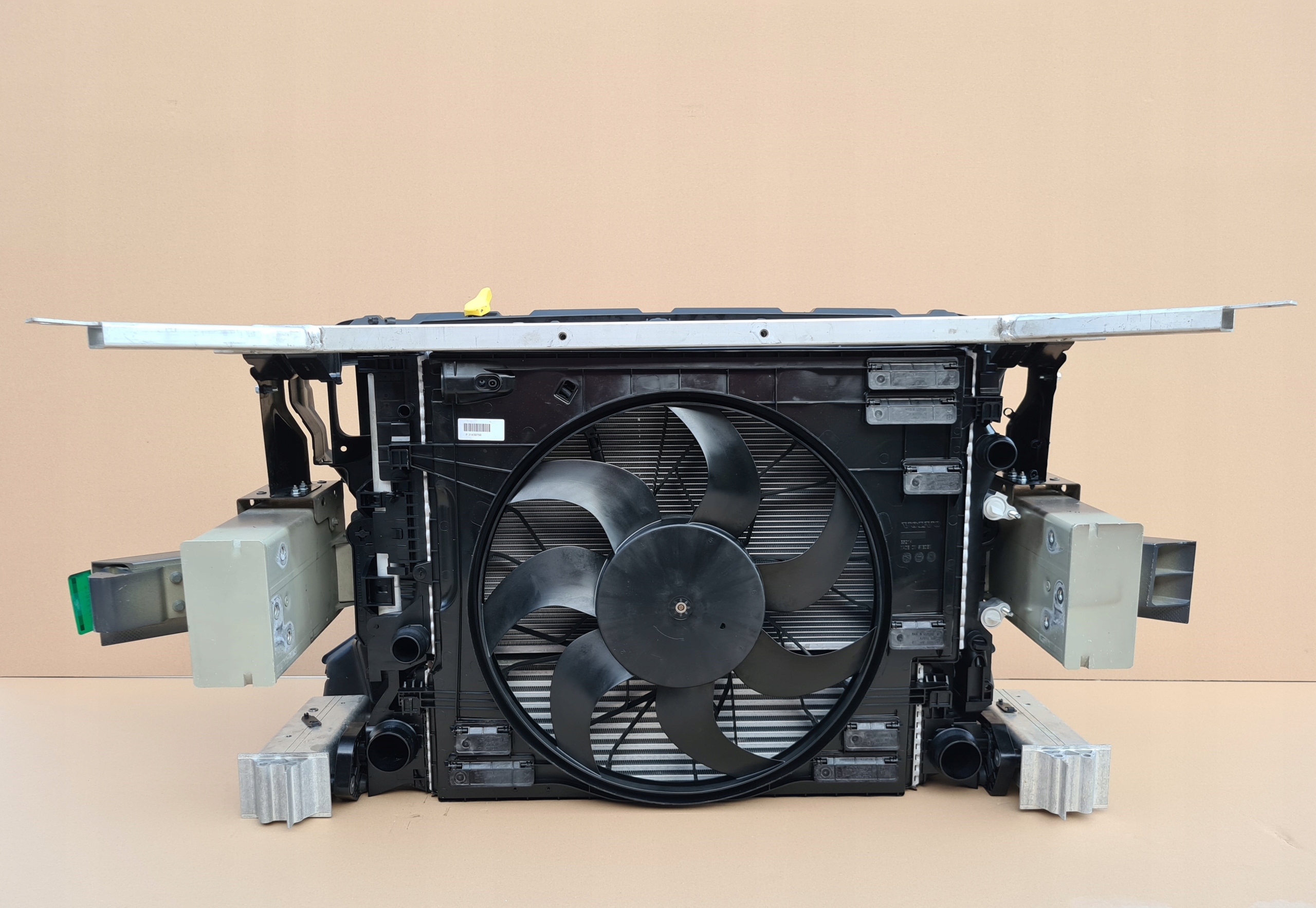 PAS PRZEDNI CHŁODNIC VOLVO XC90 II 2015- D4 D5 za 11999.00PLN z WOJKOWICE - Allegro - (17512149216)