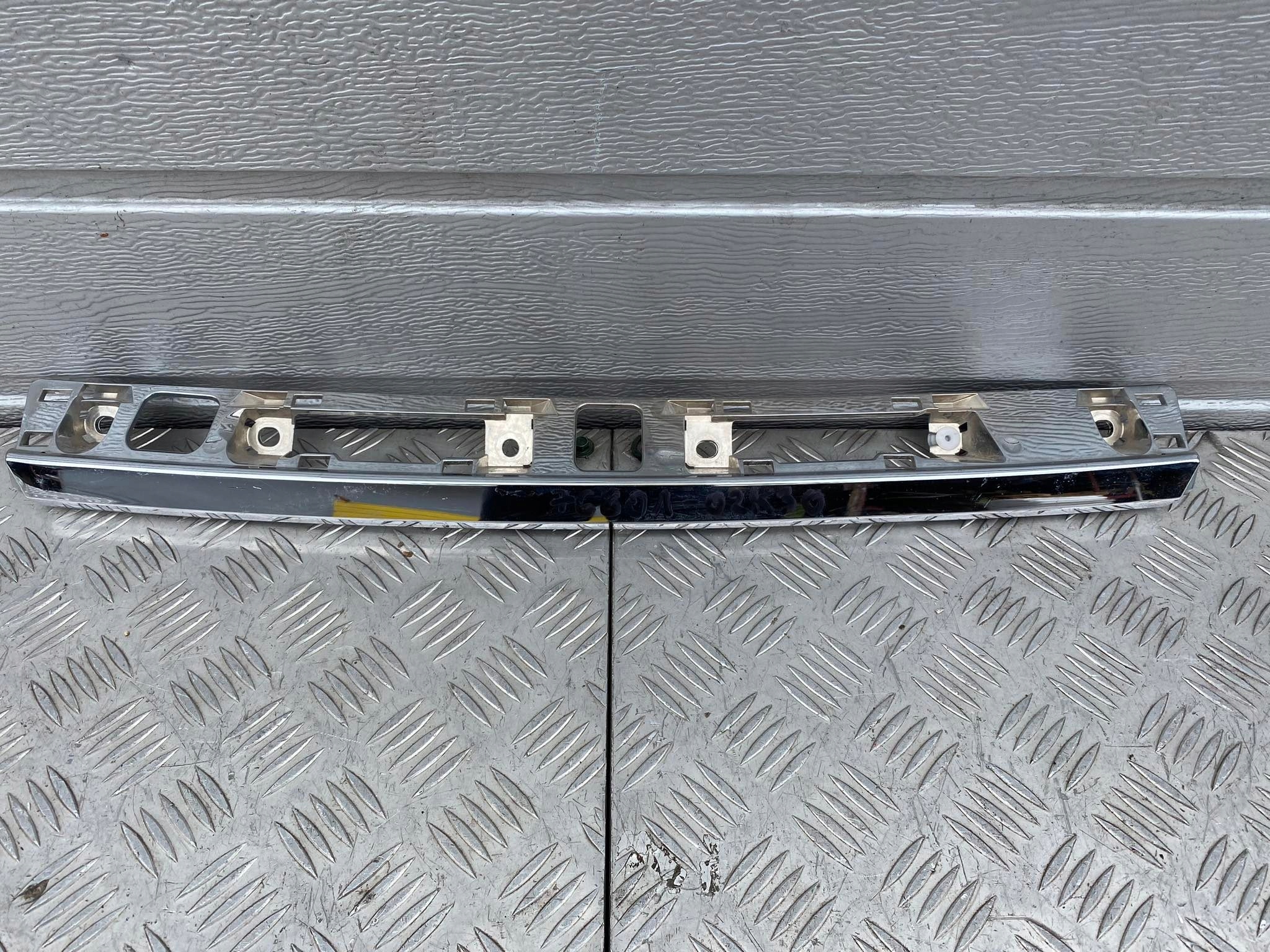 TOYOTA COROLLA E21 CHROM KLAPY 76801-02K30 76801-02K30 TOYOTA GENUINE ...