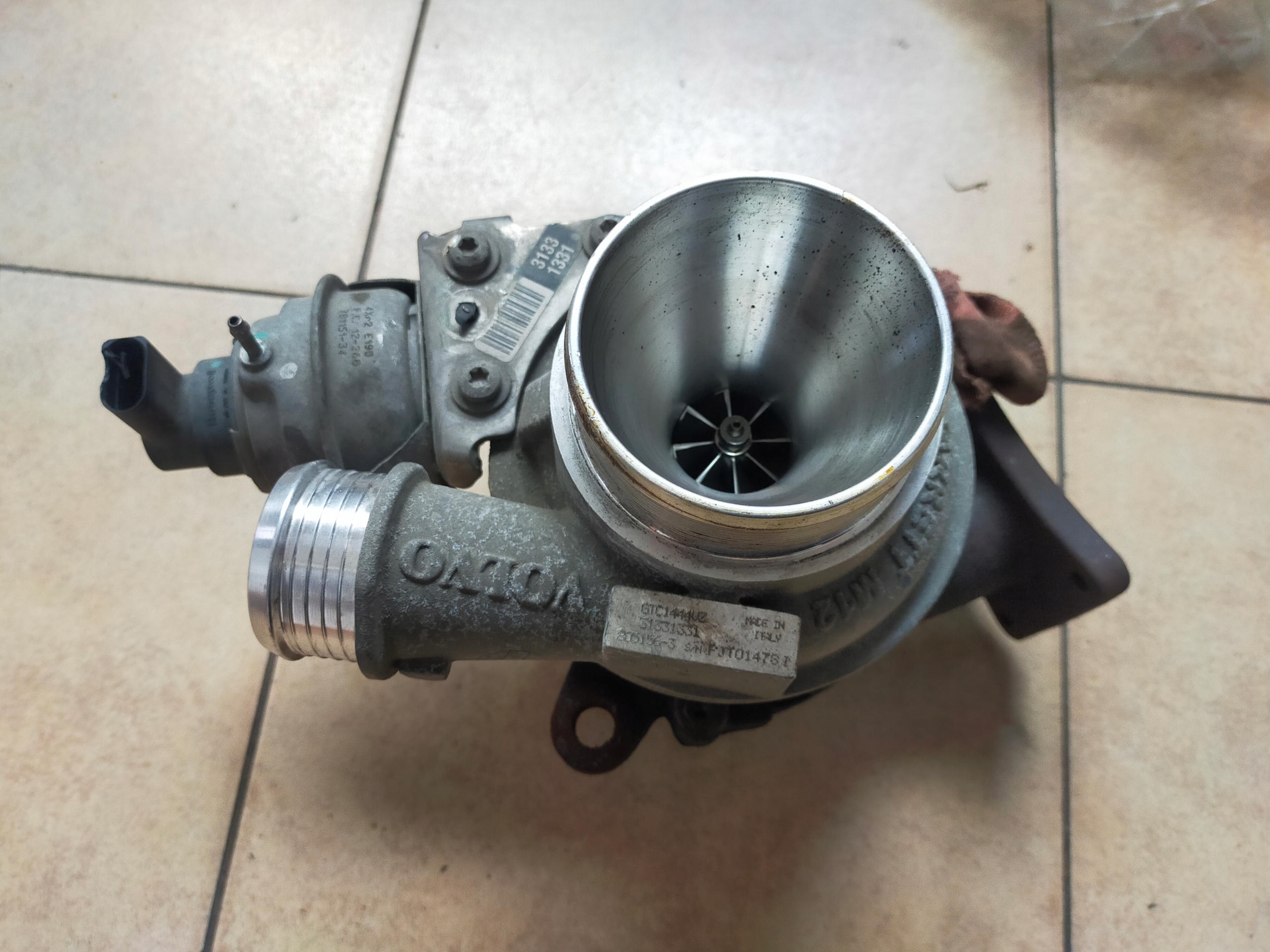 VOLVO S60 V60 S80 V70 TURBOSPRĘŻARKA D3 TURBINA 31397999/31361654 za ...