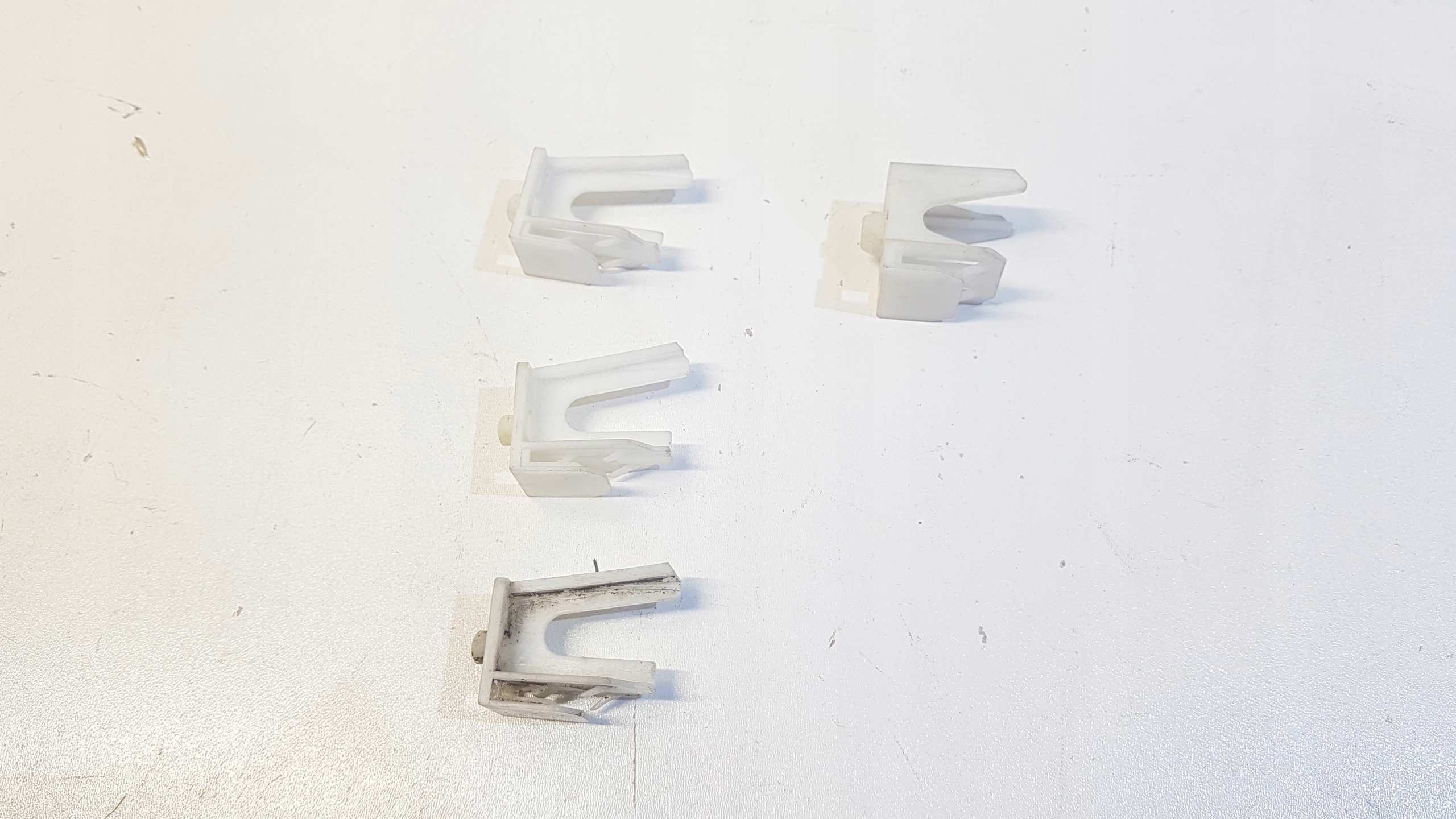 MERCEDES W212 W218 CLIP SPINKA PROGU BŁOTNIKA A0019910271 za 20 zł z ...