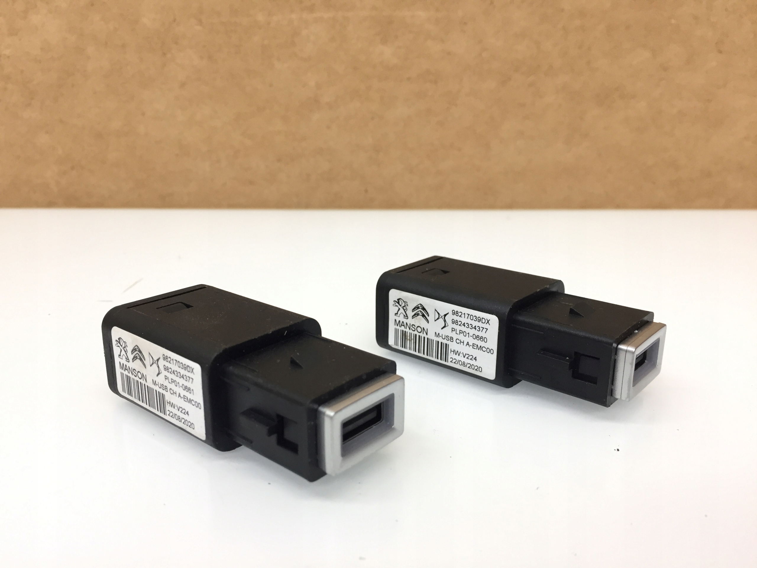 PEUGEOT 2008 II PORT GNIAZDO USB - porównaj ceny - Allegro.pl