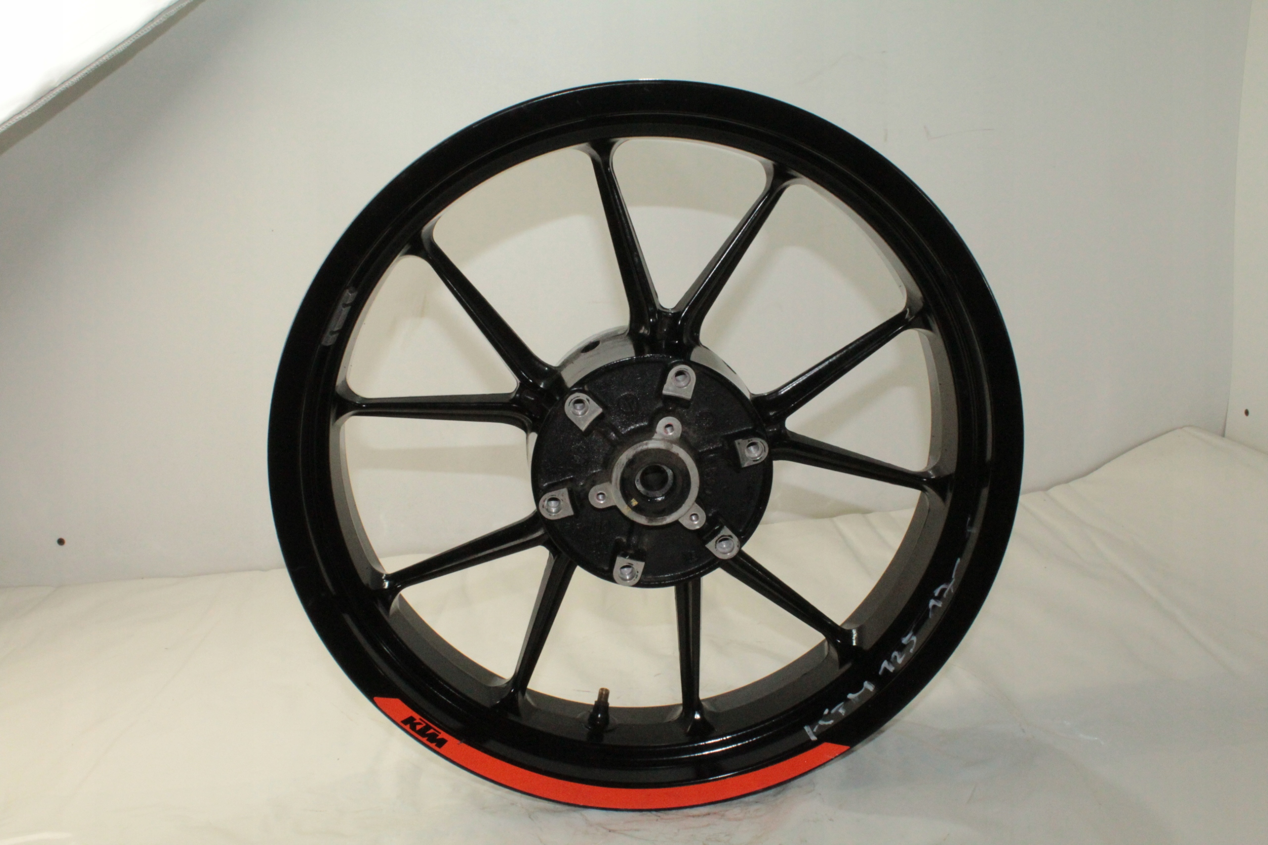 KTM 125 DUKE 17- FELGA TYŁ TYLNA 23413421432143 za 290 zł z Błędów ...