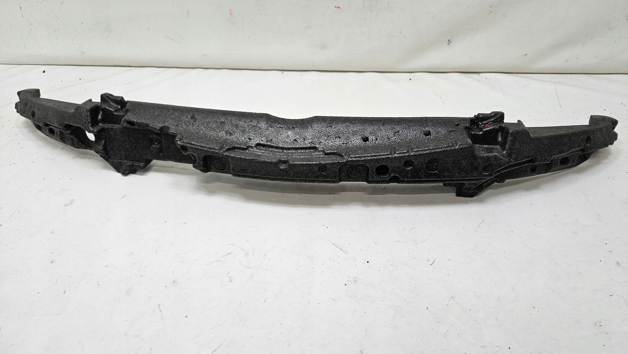 Mercedes-Benz OE A1768850600 absorber zderzaka przedniego - porównaj ...