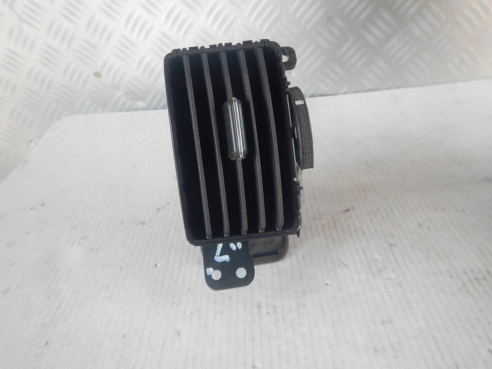 Kratka nawiewu Toyota OE 5568605030 - porównaj ceny - Allegro.pl