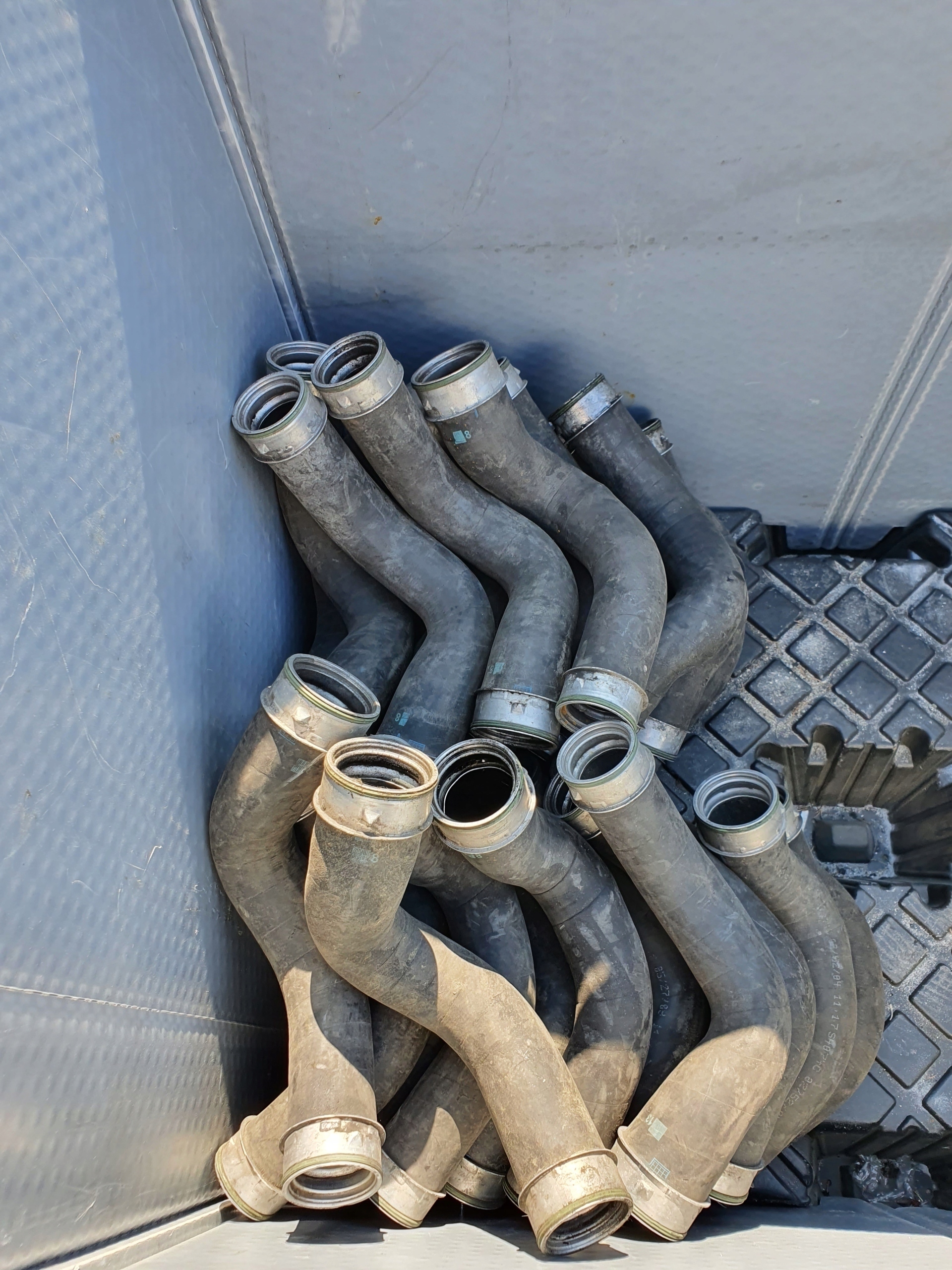 PRZEWÓD RURA INTERCOOLER VW T5 T6 7H0145709D za 20.00PLN z Rawicz ...