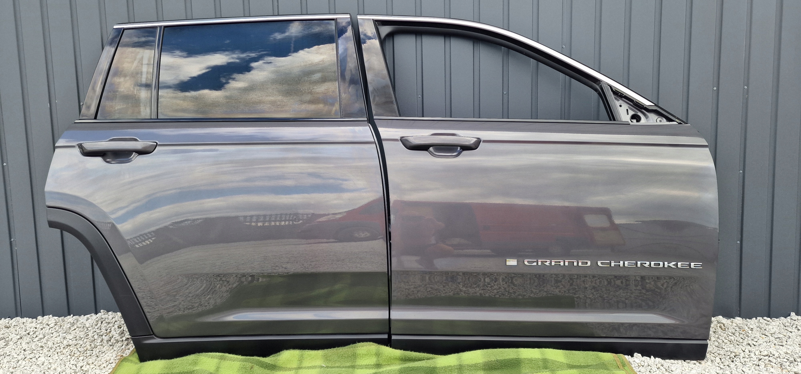 JEEP GRAND CHEROKEE WL L 2021 2022 2023 2024 DRZWI PRAWE TYL TYŁ TYLNE ... JEEP GRAND CHEROKEE WL L 2021 2022 2023 2024 DRZWI PRAWE TYL TYŁ TYLNE ...