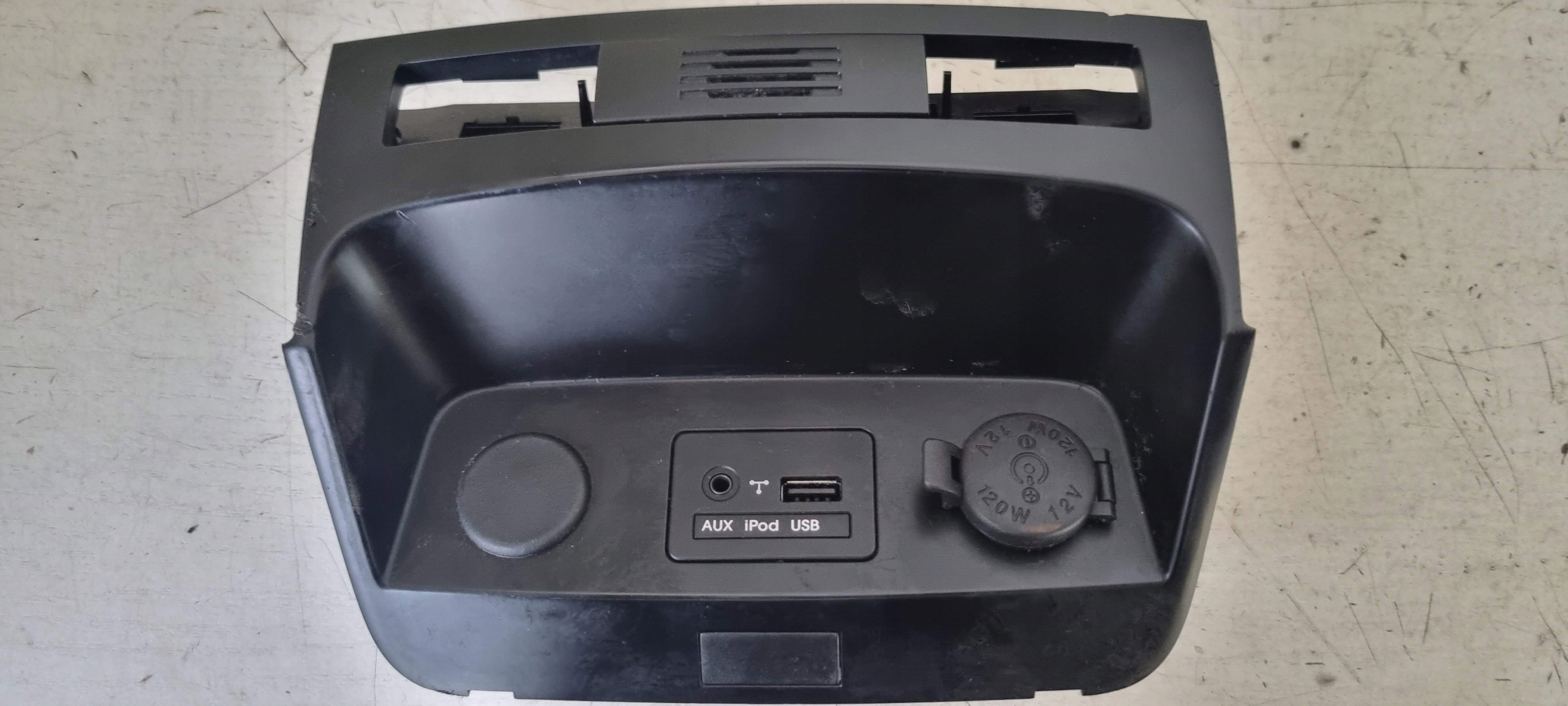 KIA SORENTO II GNIAZDO AUX USB 961202P000 za 30.00PLN z Gniezno ...