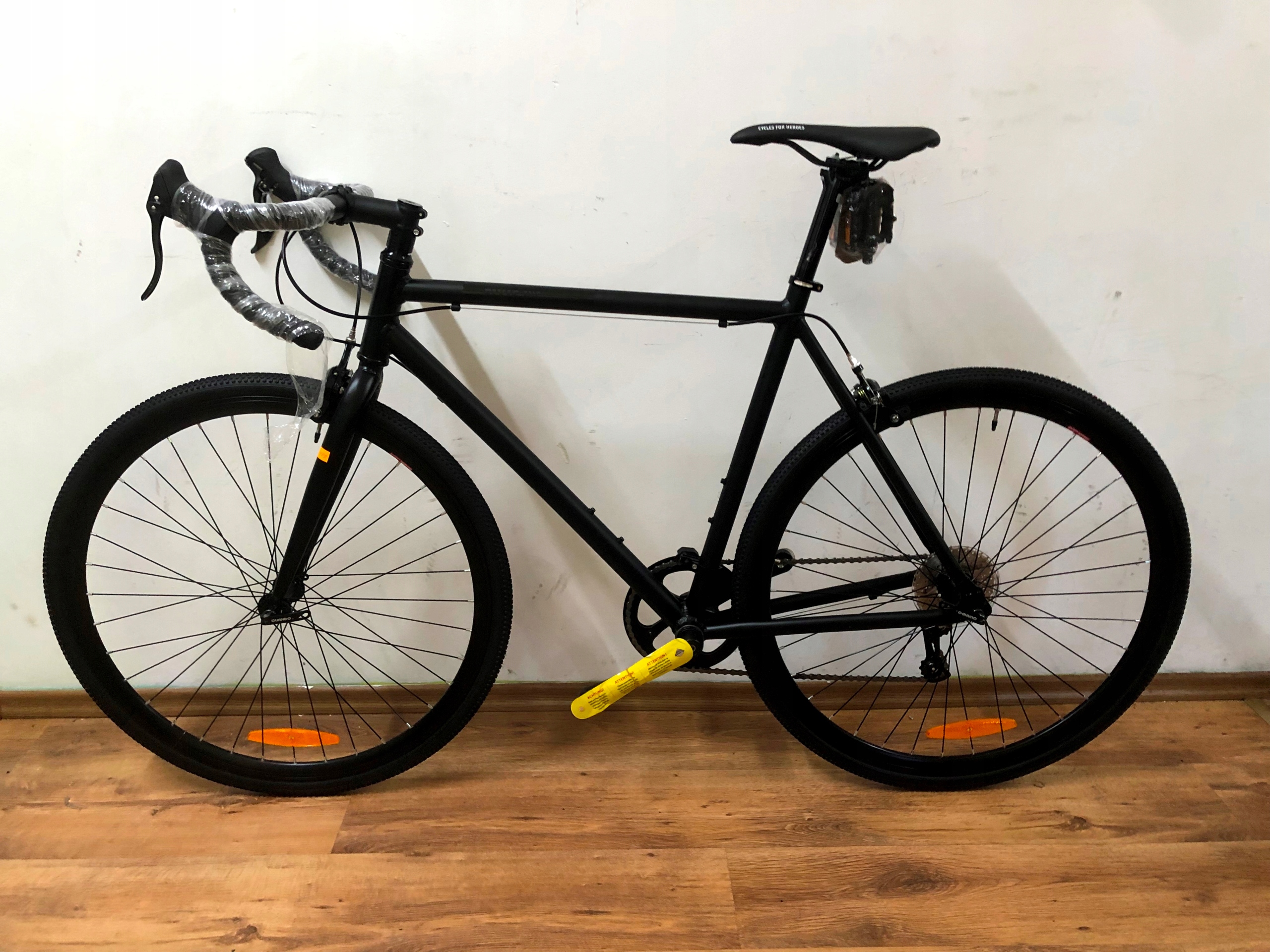 FIXIE Floater Race 8S Black | atelier-yuwa.ciao.jp