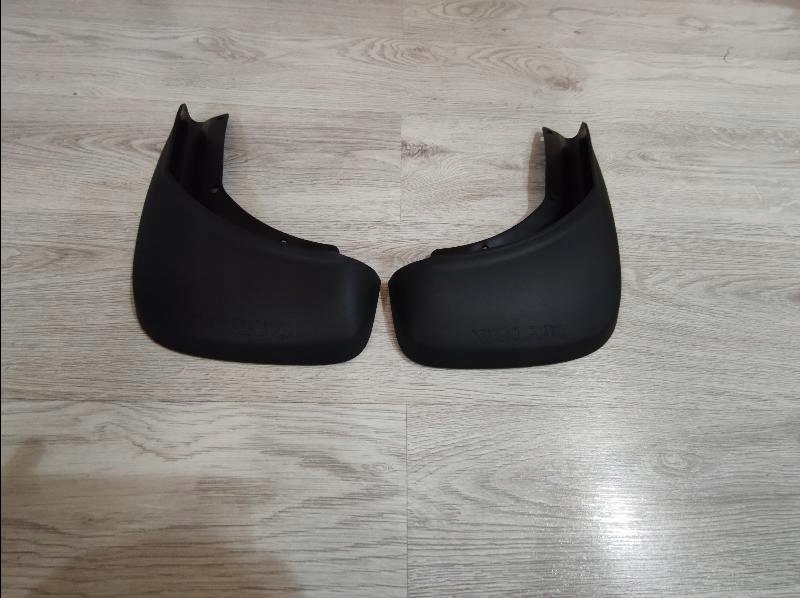 CHLAPACZE TYLNE KOMPLET VOLVO XC60 I LIFT 31359684 za 300.00PLN z Łazy ...