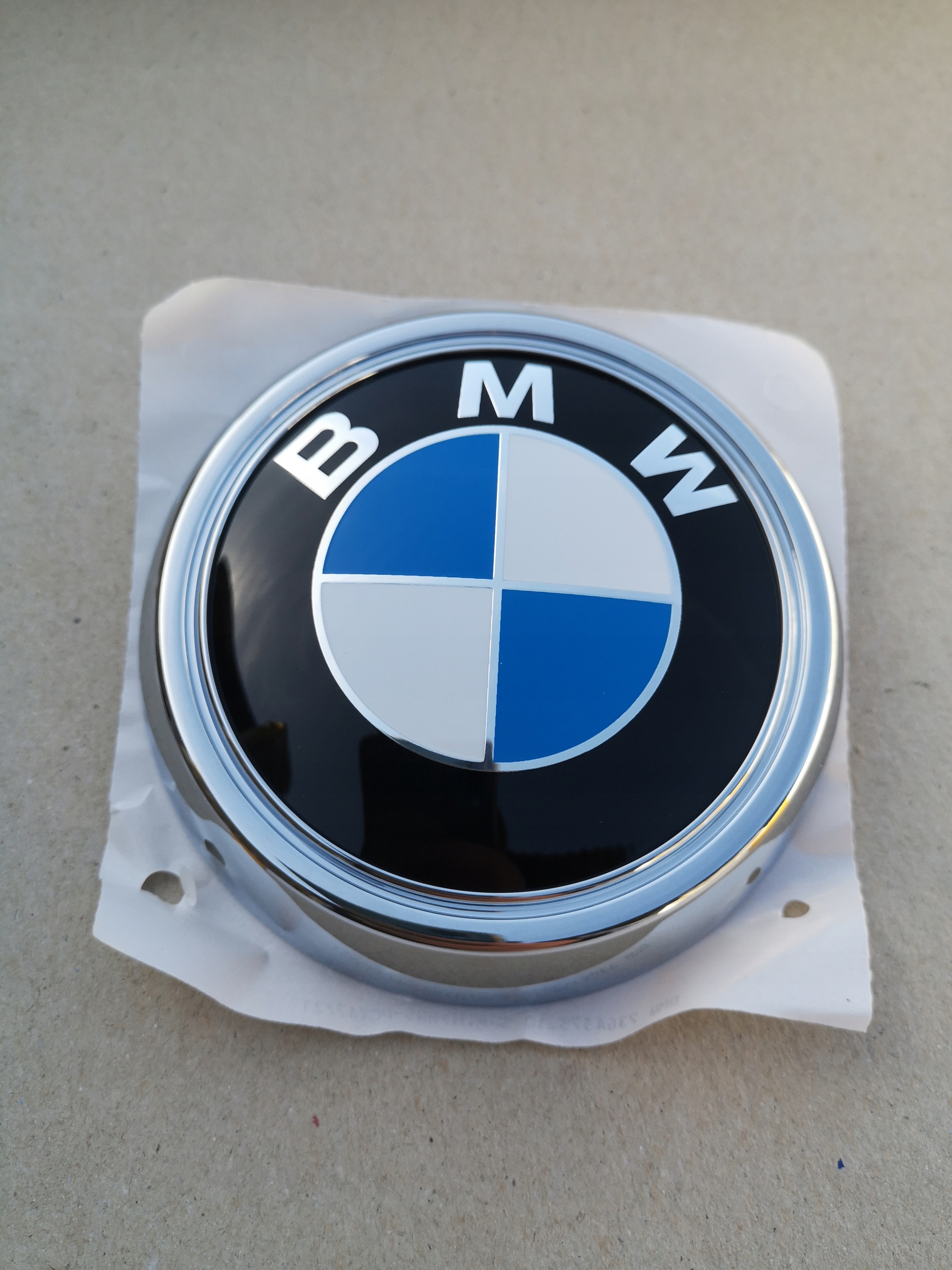 BMW X3 F25 EMBLEMAT LOGO KLAPY NOWY ORYG. 7364375 51147364375 za 230 zł ...