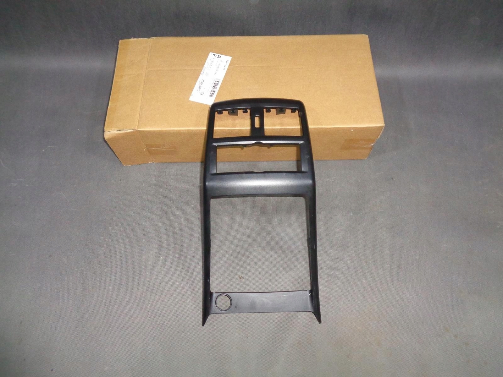 MERCEDES ML W166 RAMKA NAWIEWU TYŁ SCHOWKA TUNELU A1666807003 za 100 zł z Gorzów Wlkp. Giełda ...