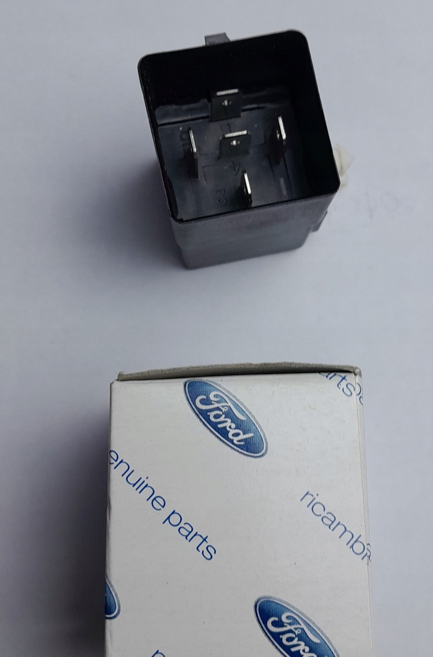 Przekaźnik kierunkowskazów migaczy Ford OE 4162892 1C1T-13350-AA ...