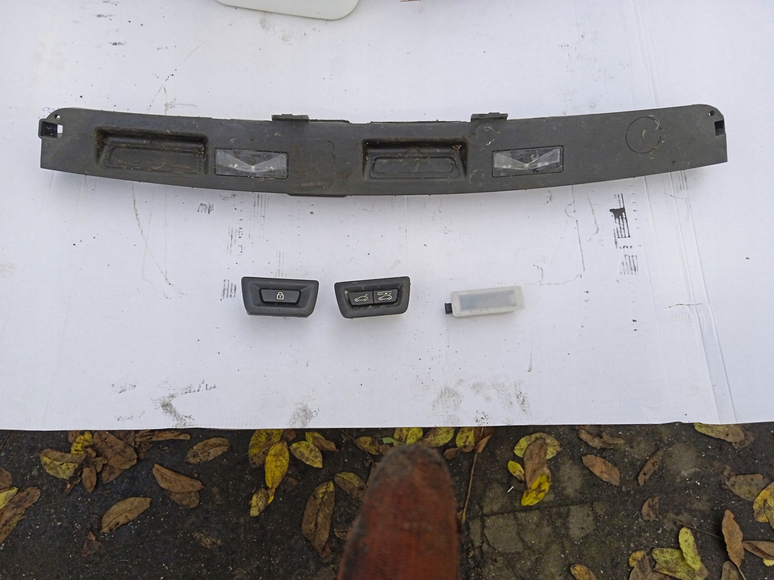 BMW 5 GT F07 LISTWA KLAPY TYLNEJ KLAMKA MIKROSTYK 51137211167 OE za 200 ...