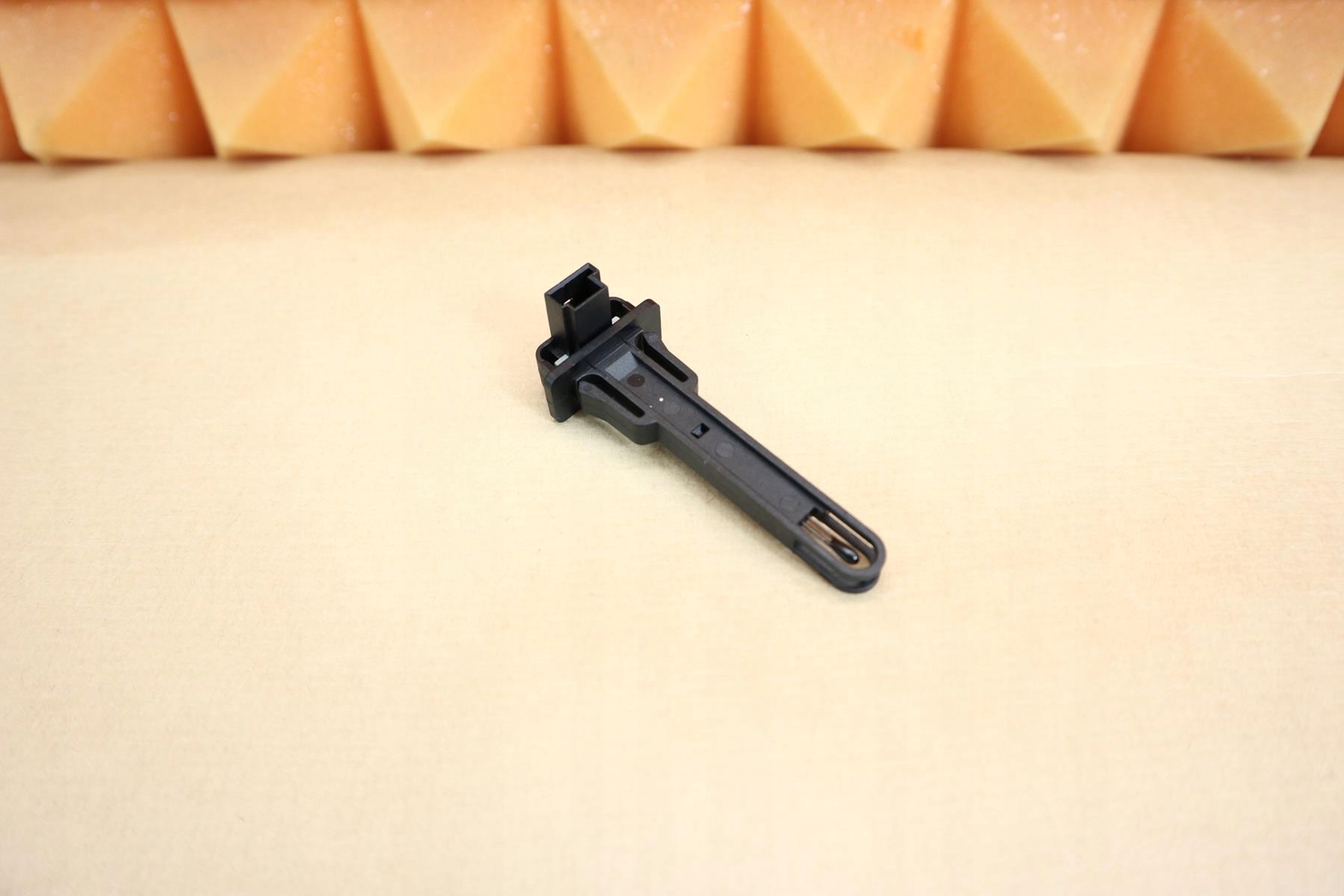 MERCEDES SLK R171 CZUJNIK TEMPERATURY NAGRZEWNICY A1718300172 za 20 ...