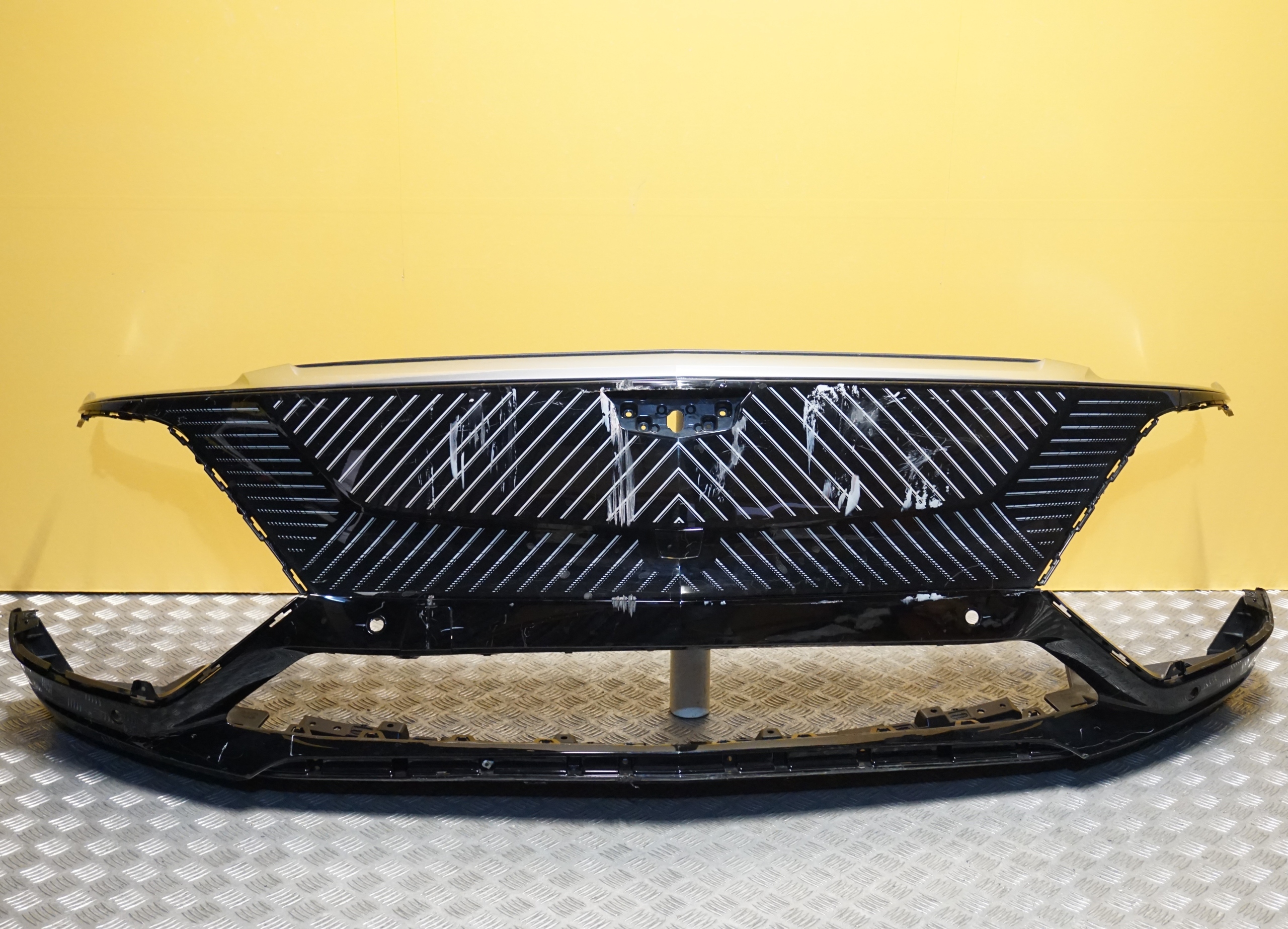 Купить CADILLAC LYRIQ 2023–2024 Решетка переднего бампера США: отзывы, фото и характеристики на ...