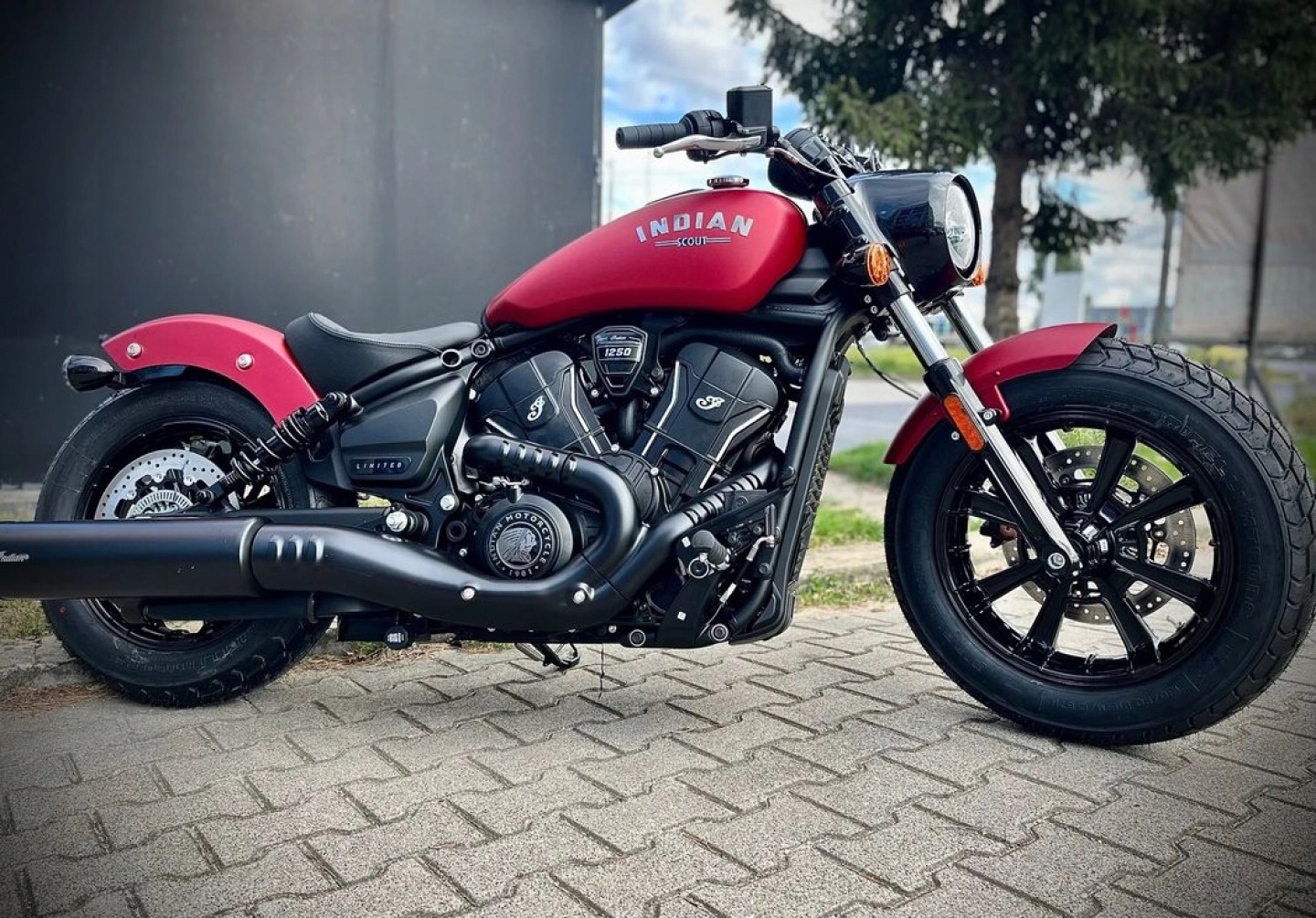 Indian Scout Indian Scout Bobber Limited Sunset Red Metallic - Allegro