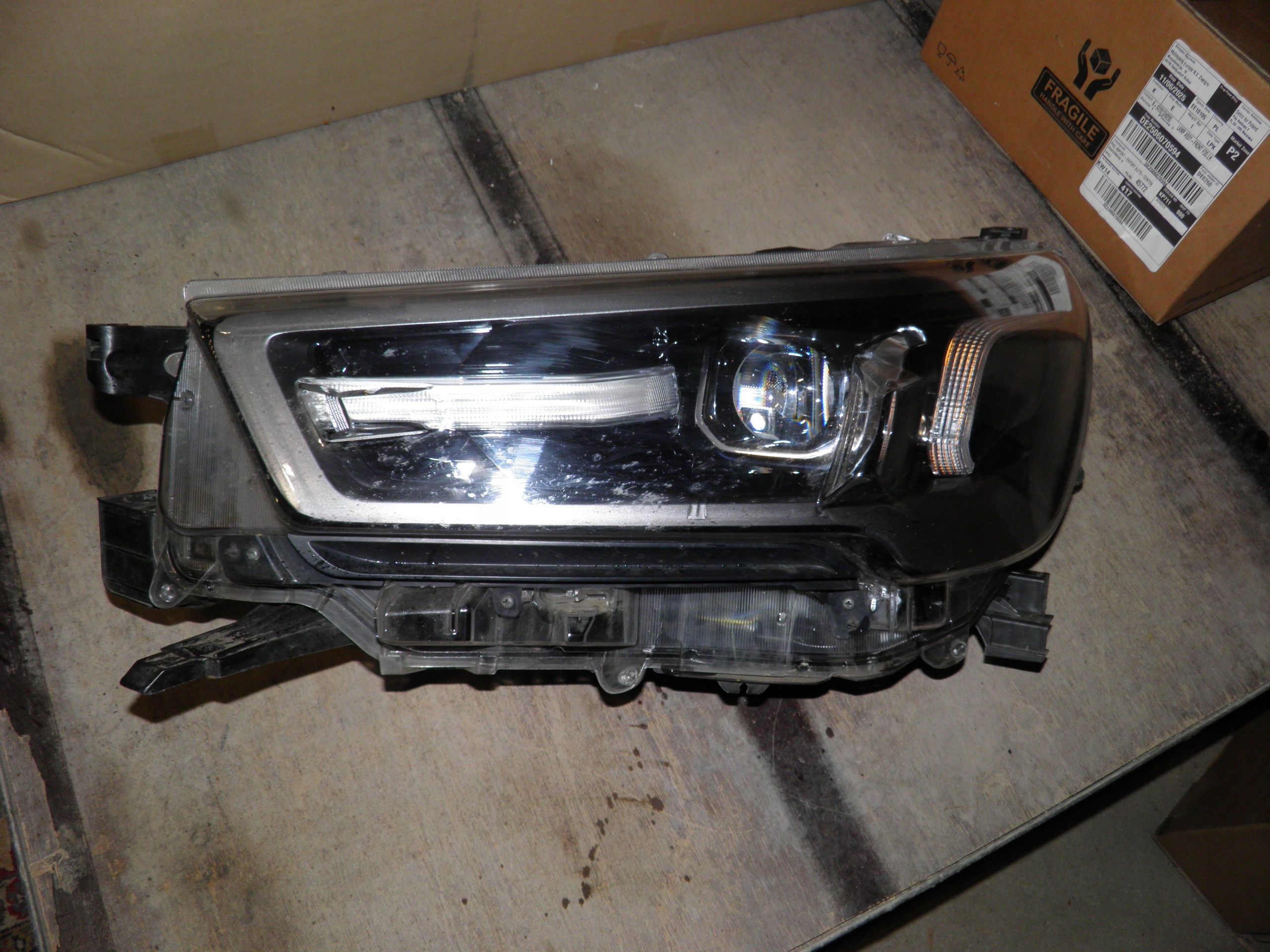 REFLEKTOR LAMPA PRZÓD LEWA TOYOTA HILUX 8 VIII LIFT 20- LED 81150-YP430 ...