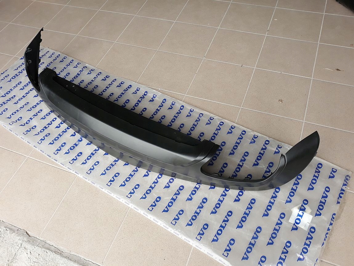 zderzak tył listwa dolna Volvo XC60 II R design nowa oryginalna za 700 ...