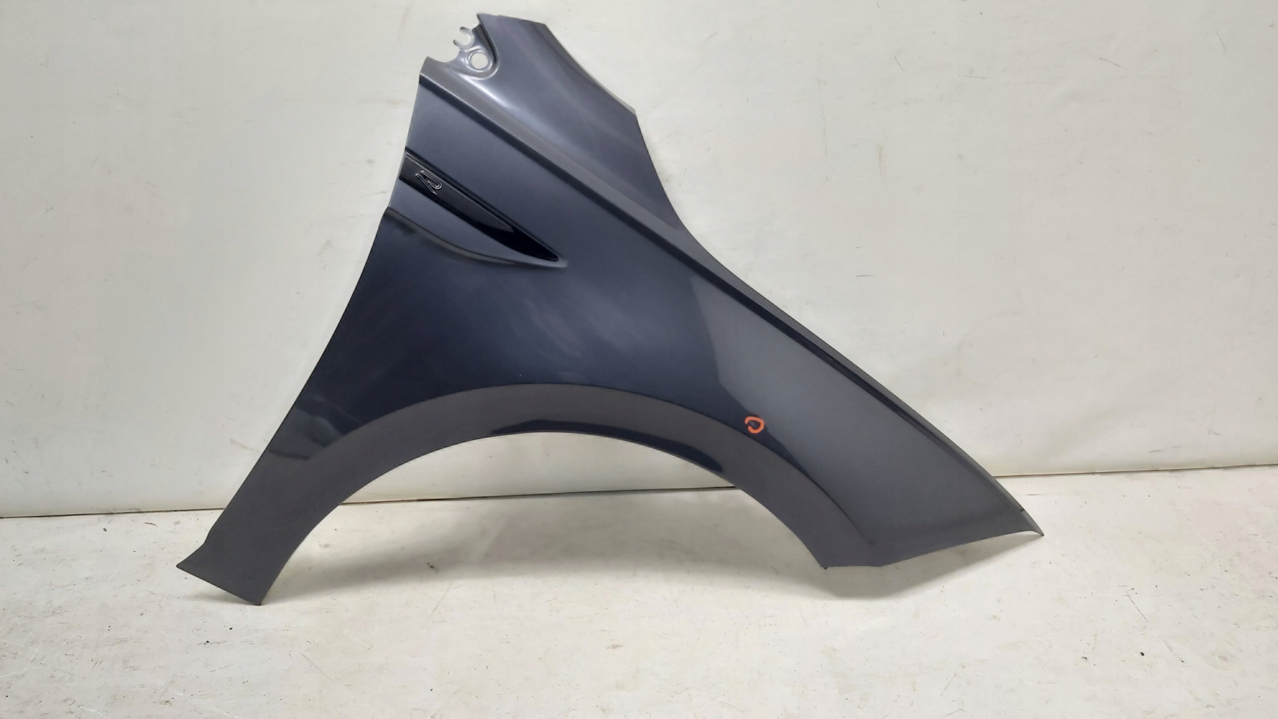 Volkswagen OE 2G0821106 polo błotnik czarny - porównaj ceny - Allegro.pl