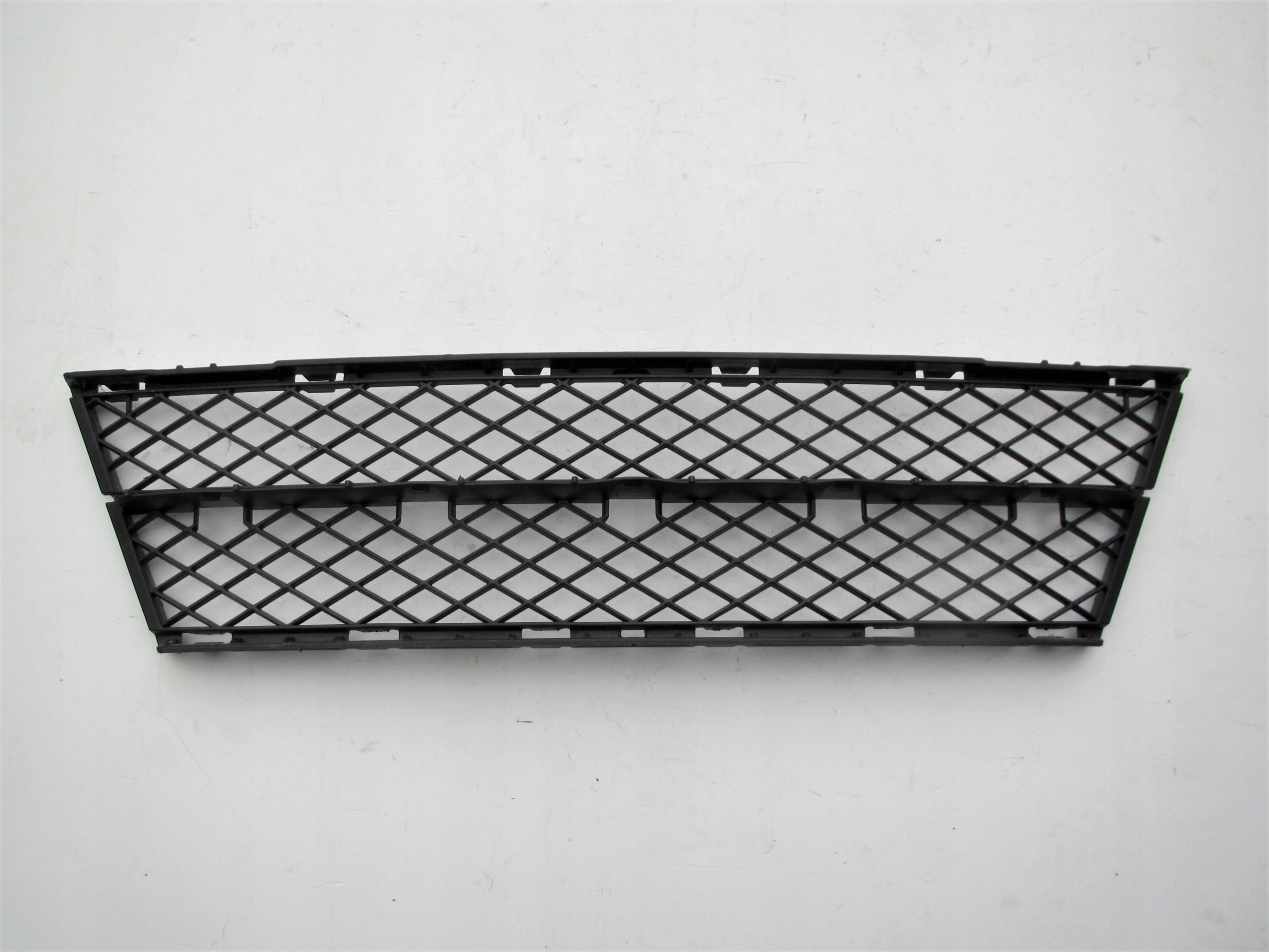 BMW 5 E60 E61 kratka zaślepka zderzak ORYGINAŁ 51117178115-05 za 59 zł ...