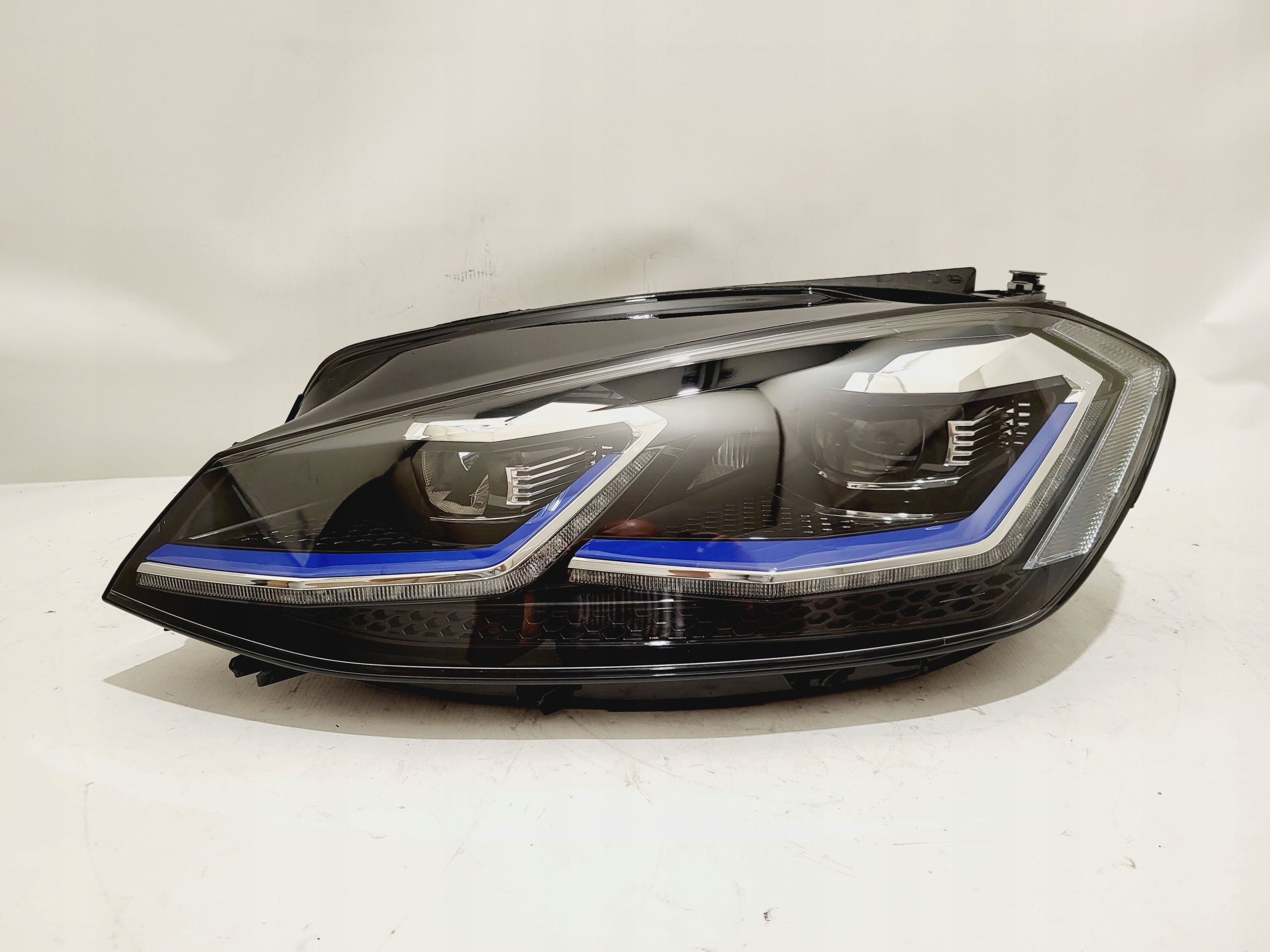 VW GOLF VII LIFT GTE FULL LED 5G1941059F za 2500.00PLN z Przeźmierowo ...