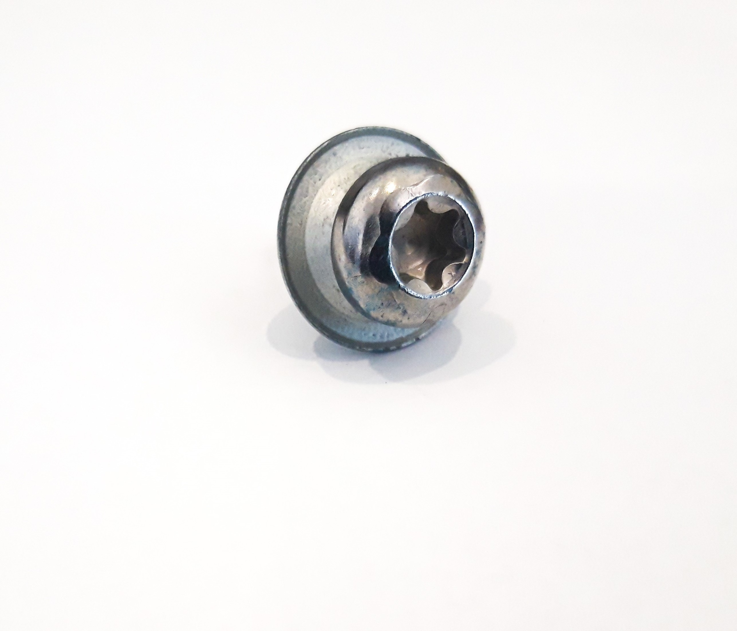 Audi OE WHT000729A śruba osłony silnika torx za 8.50PLN z Wrocław ...