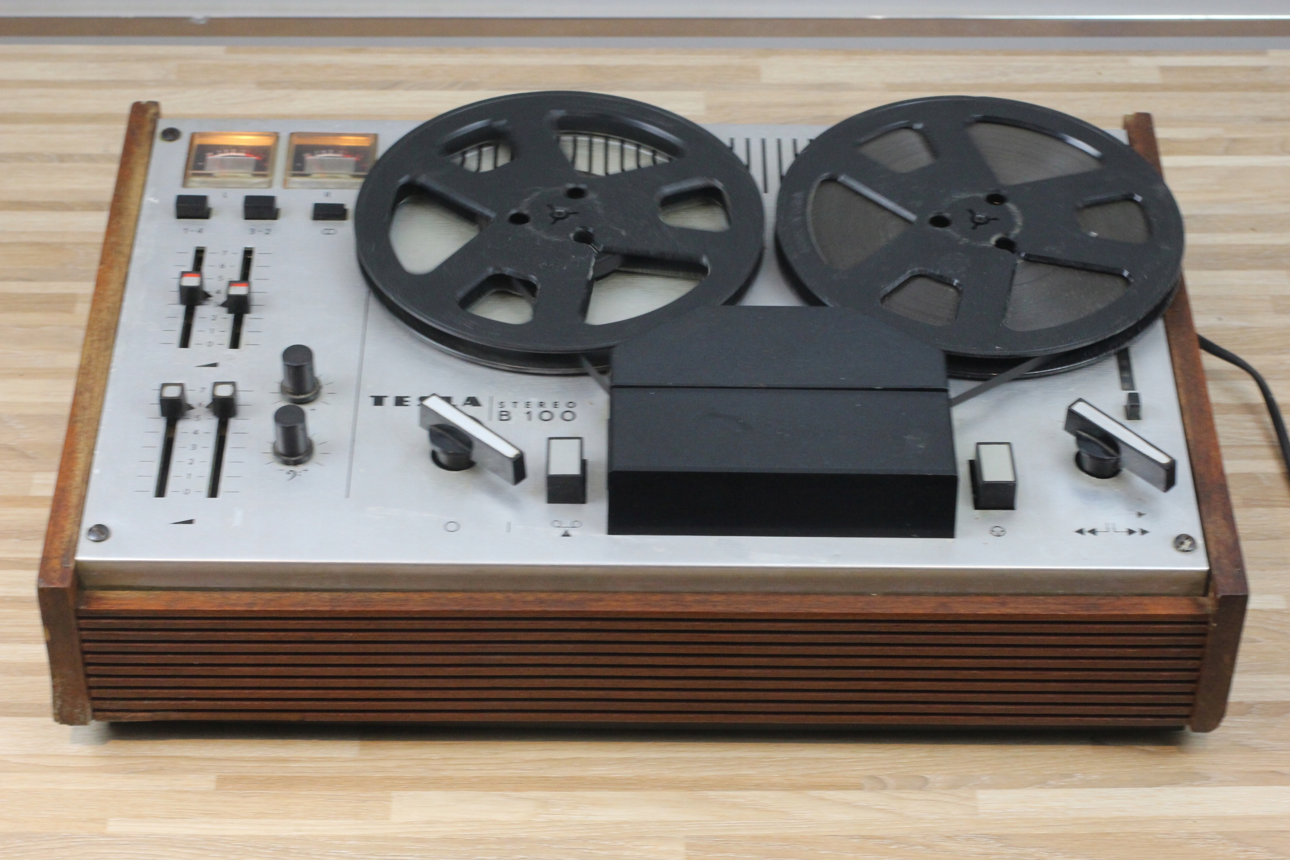 Tesla B 100 magnetofon szpulowy , opis - Sklep, Opinie, Cena w Allegro.pl