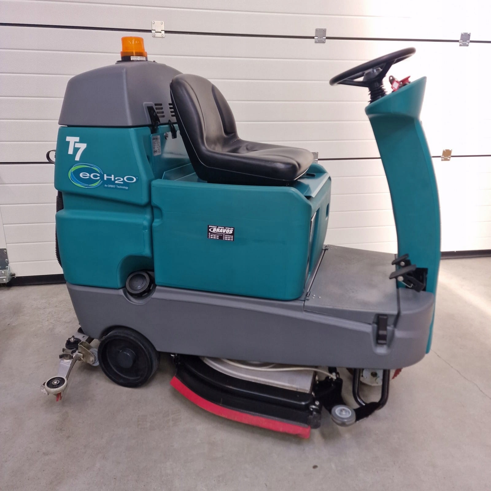 TENNANT T 7 EC H2O Szorowarka z fotelem operatora (MU1322) • Cena ...