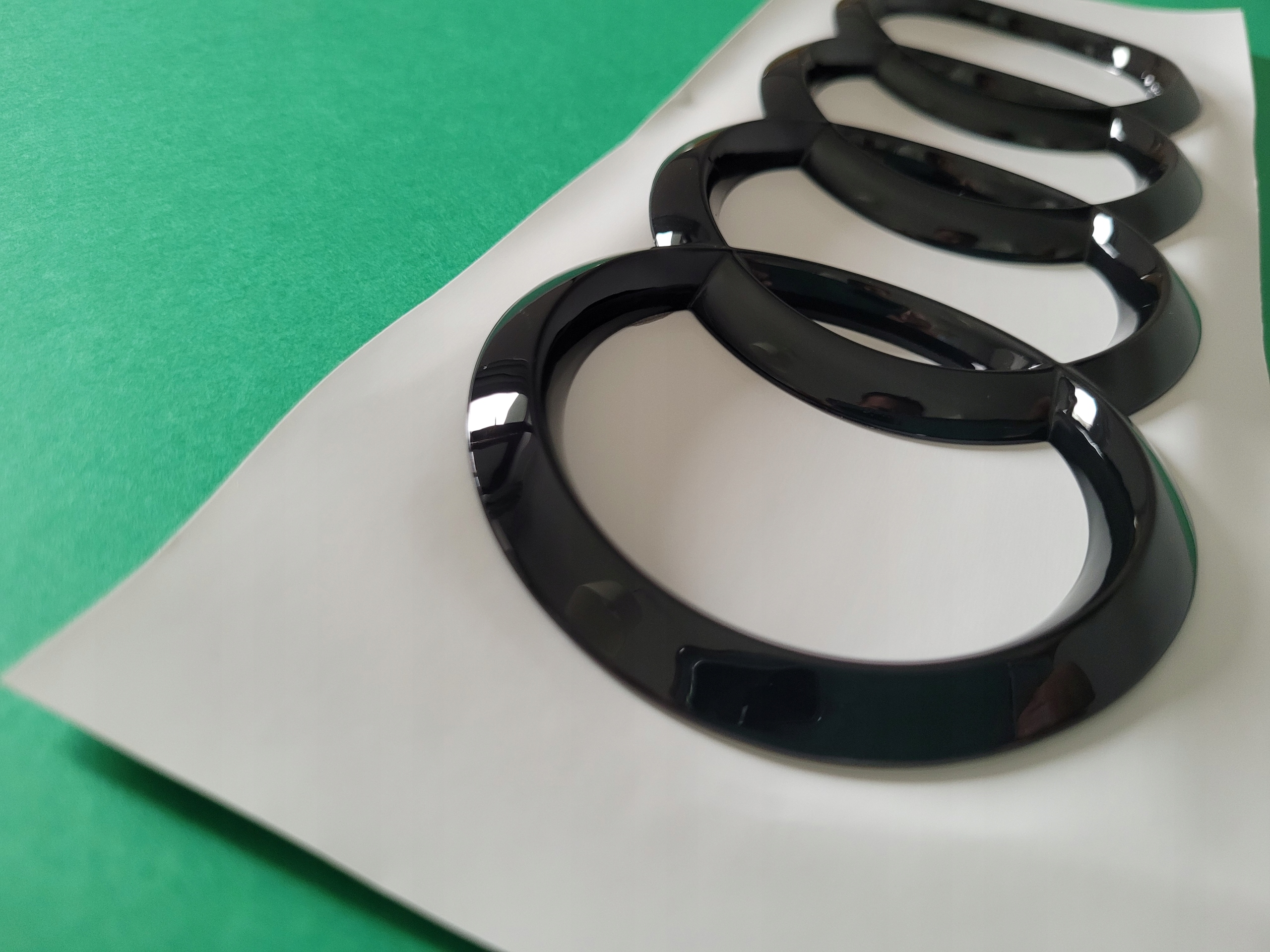 Pierscienie_do_audi_tył_black_glossy_202mm - Емблема для Audi чорний ...