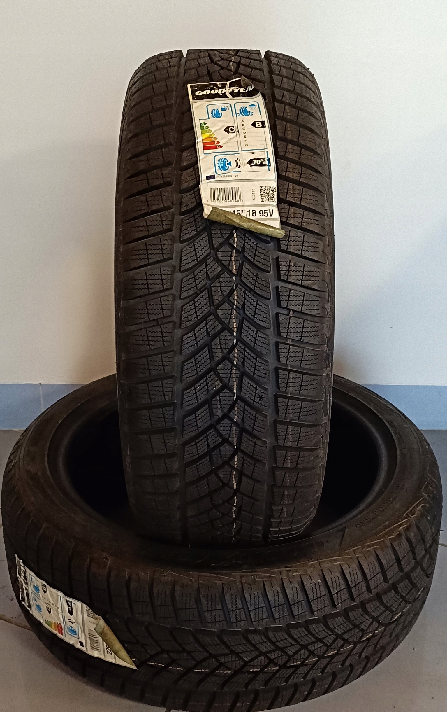 Goodyear Ultra Grip Performance G1 225/45R18 95 V 5452000489487 za 1300 ...