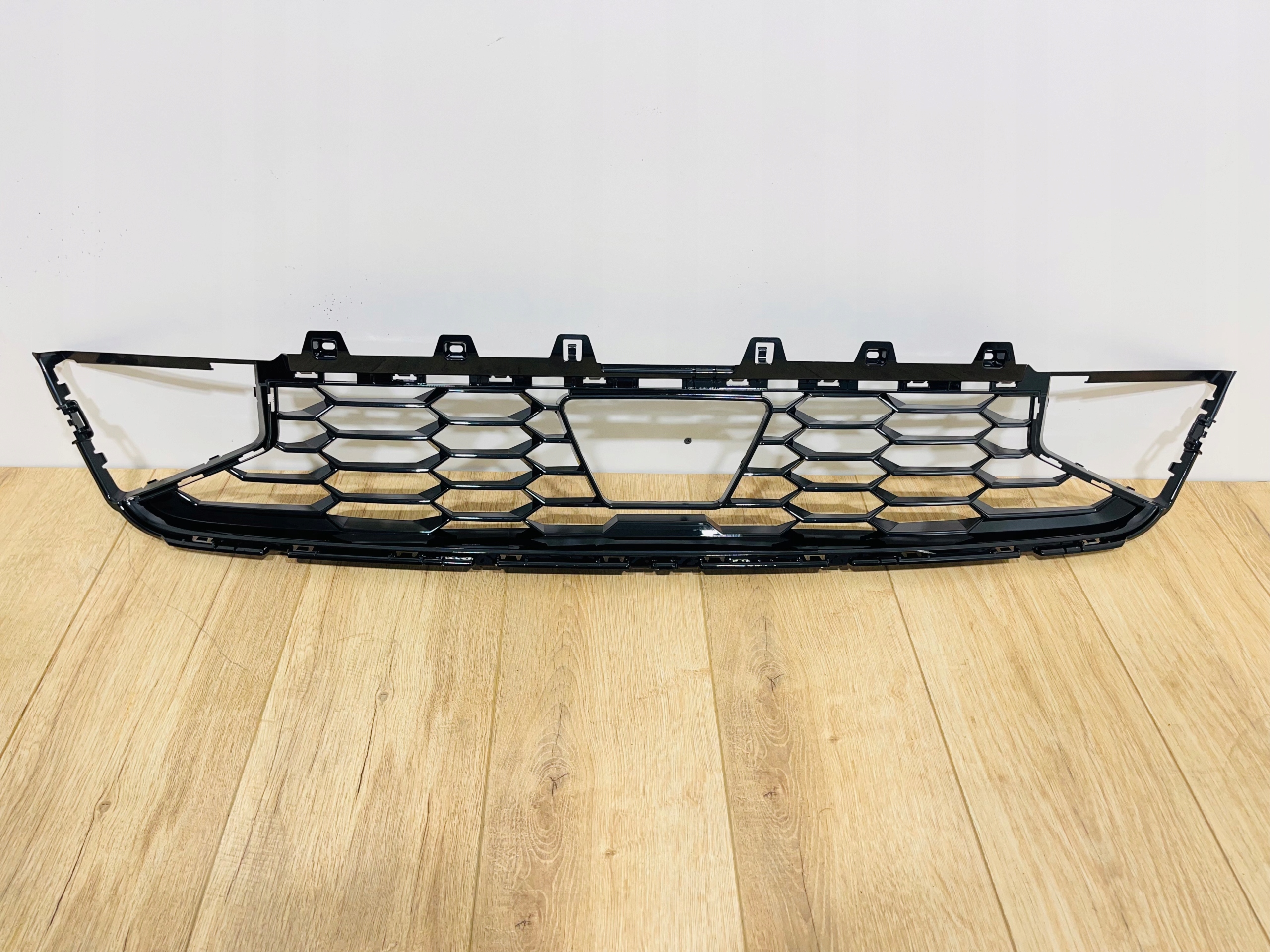 atrapa środkowa kratka zderzaka pod radar M pakiet BMW G20 G21 LCI LIFT ...