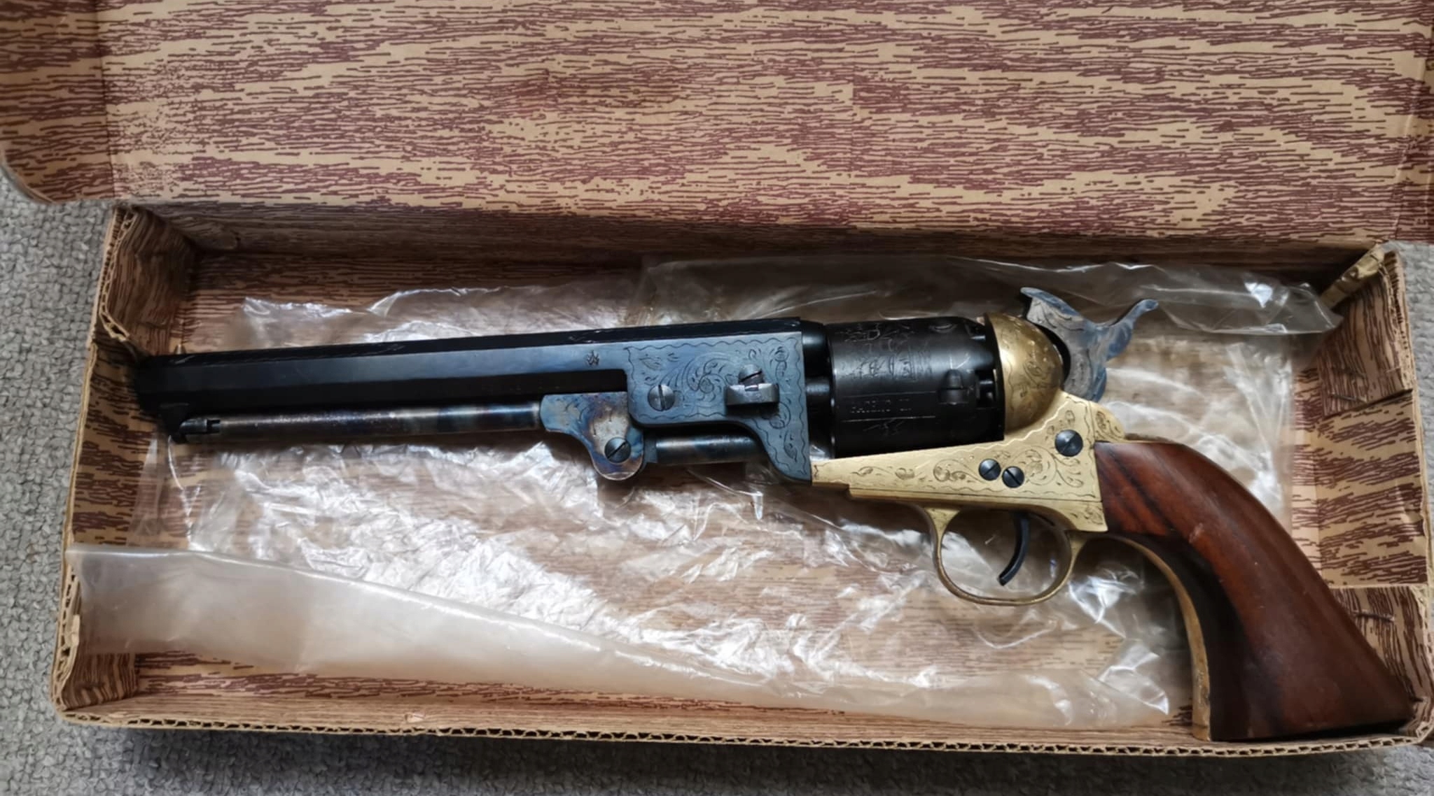 Rewolwer czarnoprochowy Colt Navy Cal 36 NOWY • Cena, Opinie • Broń ...