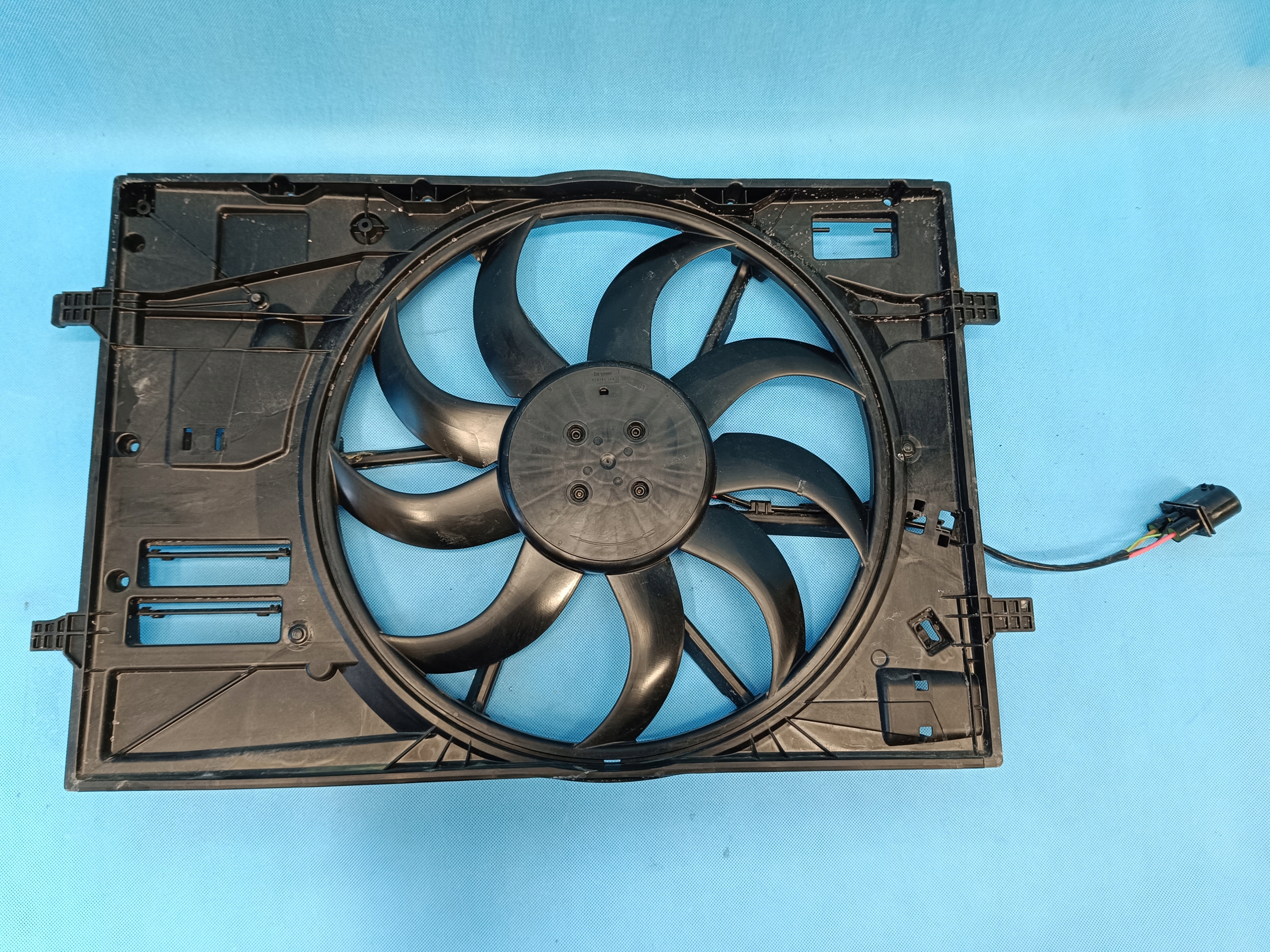 VW T-ROC LIFT 1.5 TSI 110KW 2025 R WENTYLATOR OBUDOWA 5WA121205 ...