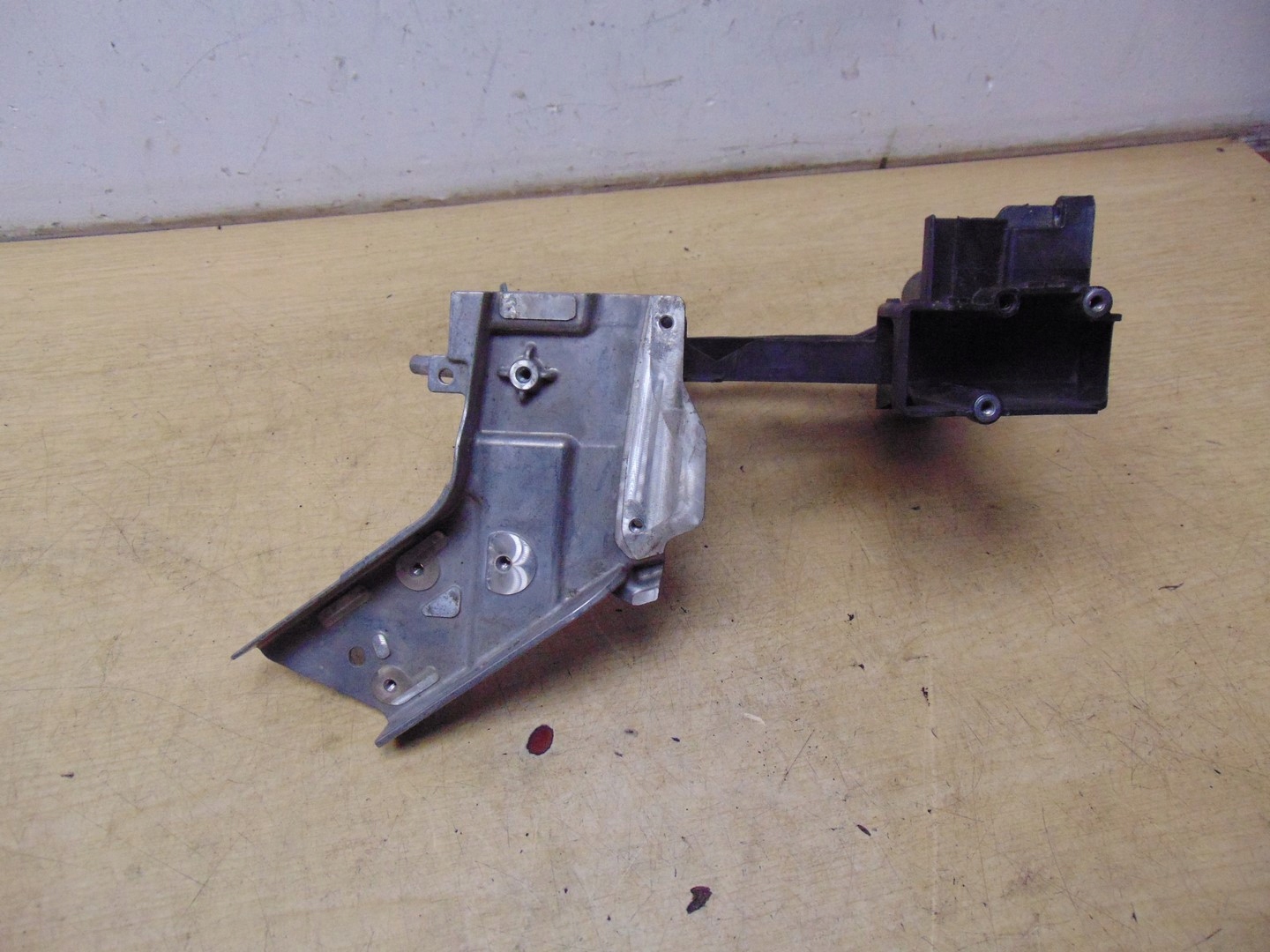 WZMOCNIENIE OKULAR PASA PRAWY MERCEDES GLC W253 za 200.00PLN z SZCZAWIN ...