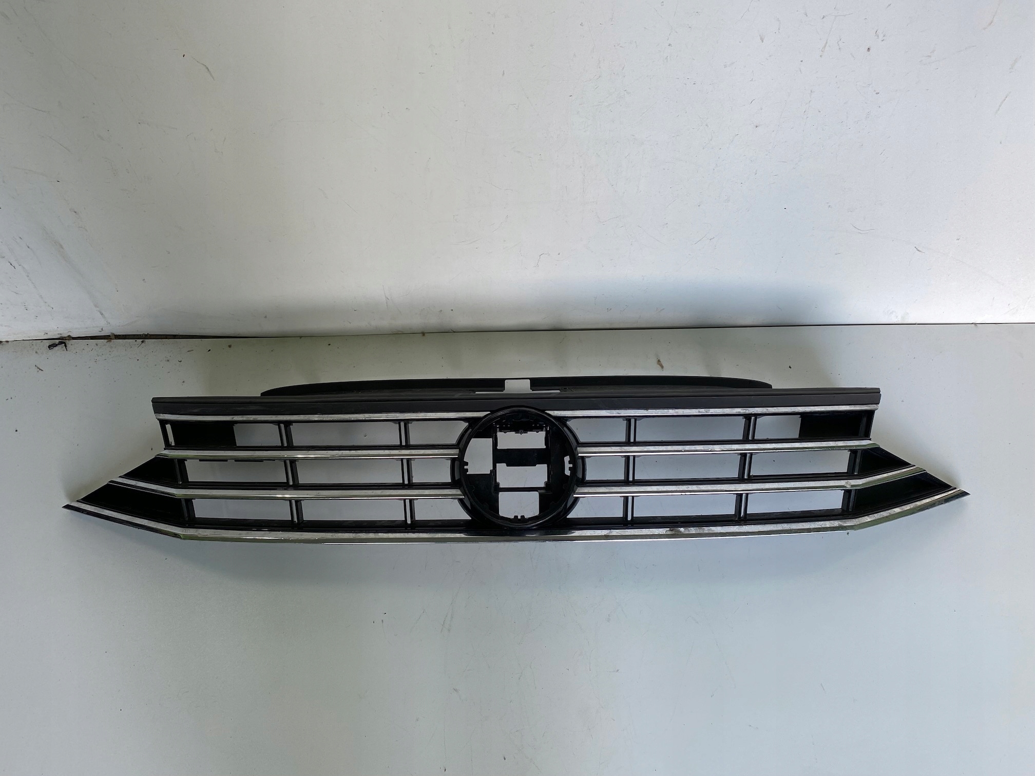 GRILL ATRAPA VW PASSAT B8 3G LIFT R LINE 18- za 200.00PLN z Jasienica - Allegro - (10958089427)
