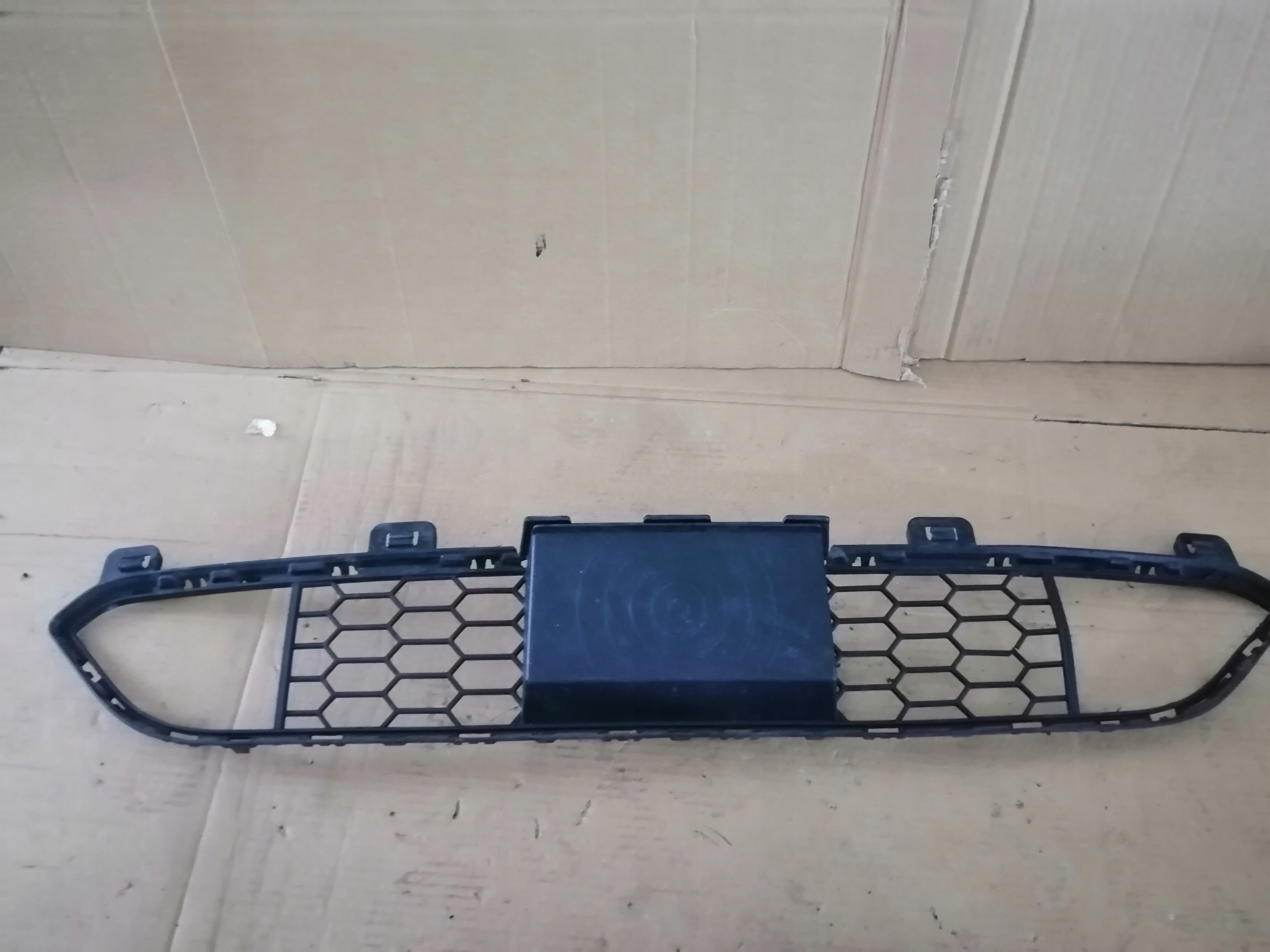 BMW OE 51118056225 kratka dolna zderzaka przedniego - porównaj ceny ...