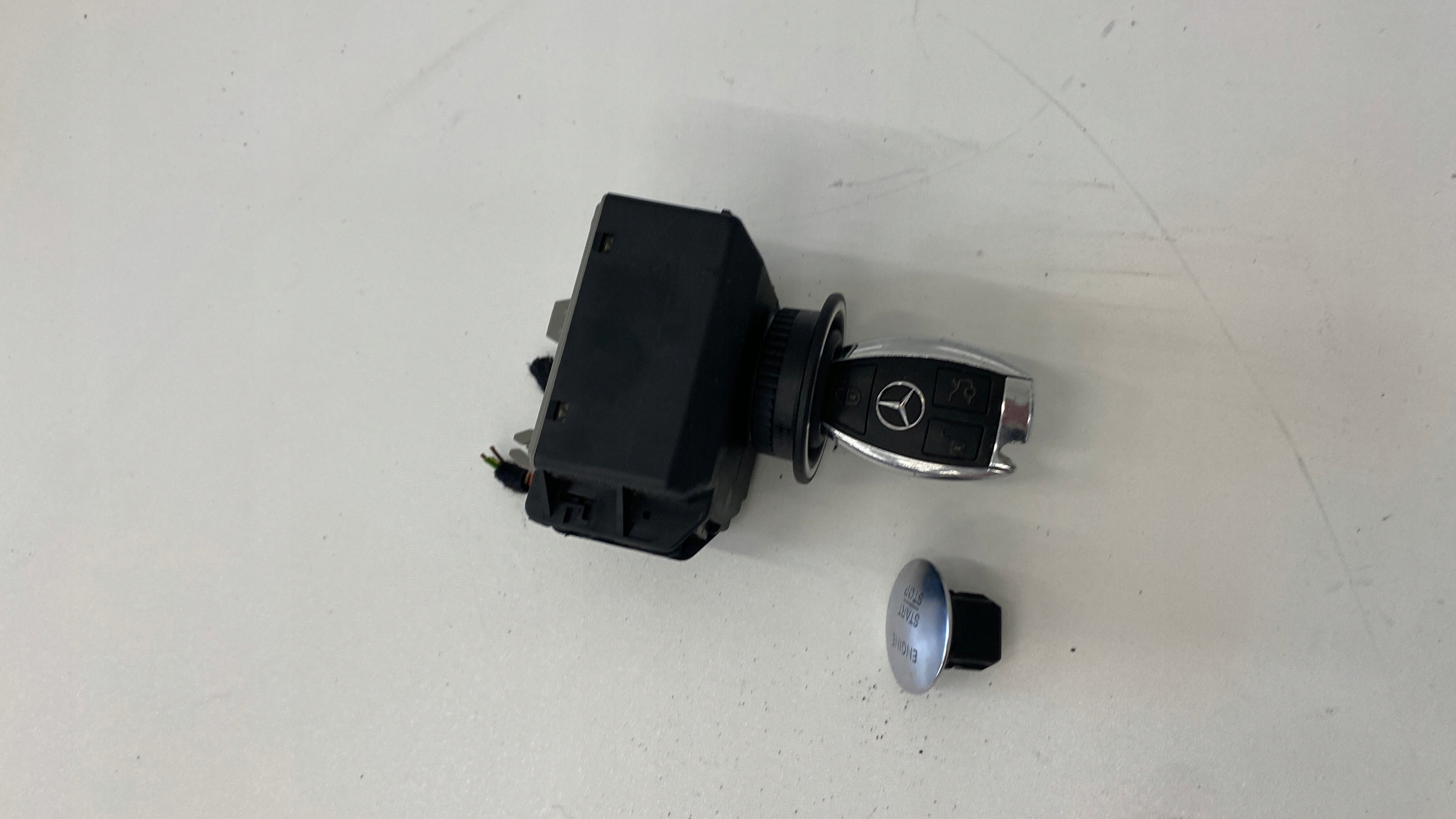 Stacyjka Mercedes-Benz OE 2129056601 - porównaj ceny - Allegro.pl