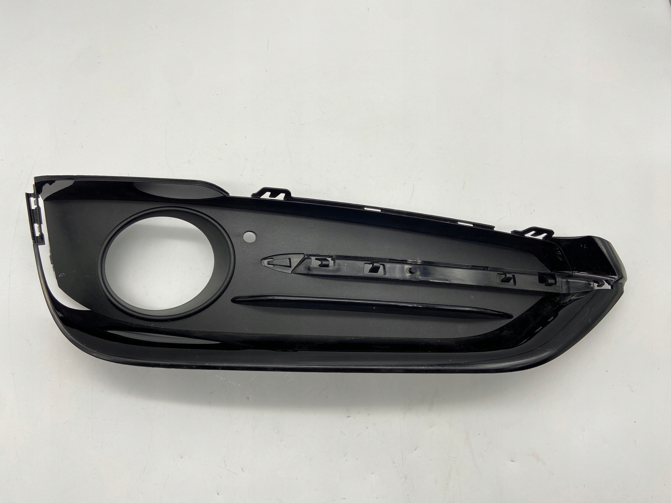 NOWA ORG kratka zderzaka prawa BMW F22 F23 51117458358 za 450 zł z ...