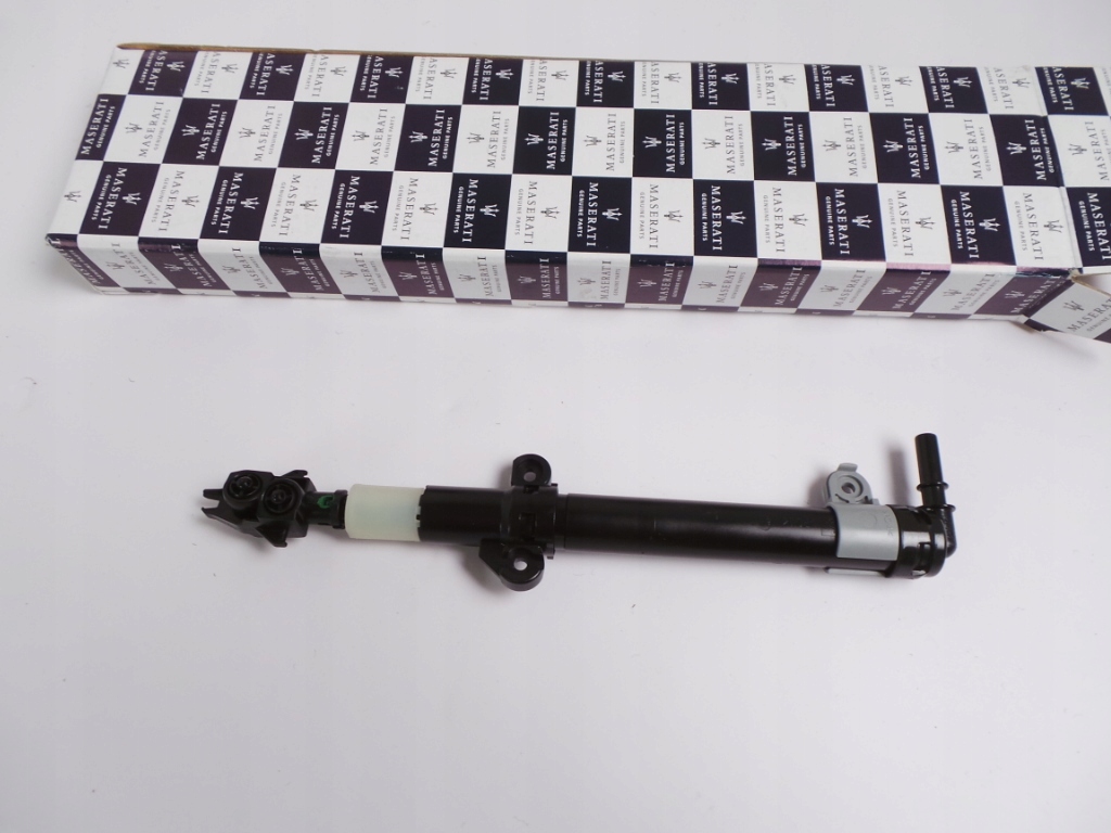 Spryskiwacz reflektora PRAWY Maserati Quattroporte za 550.00PLN z ...