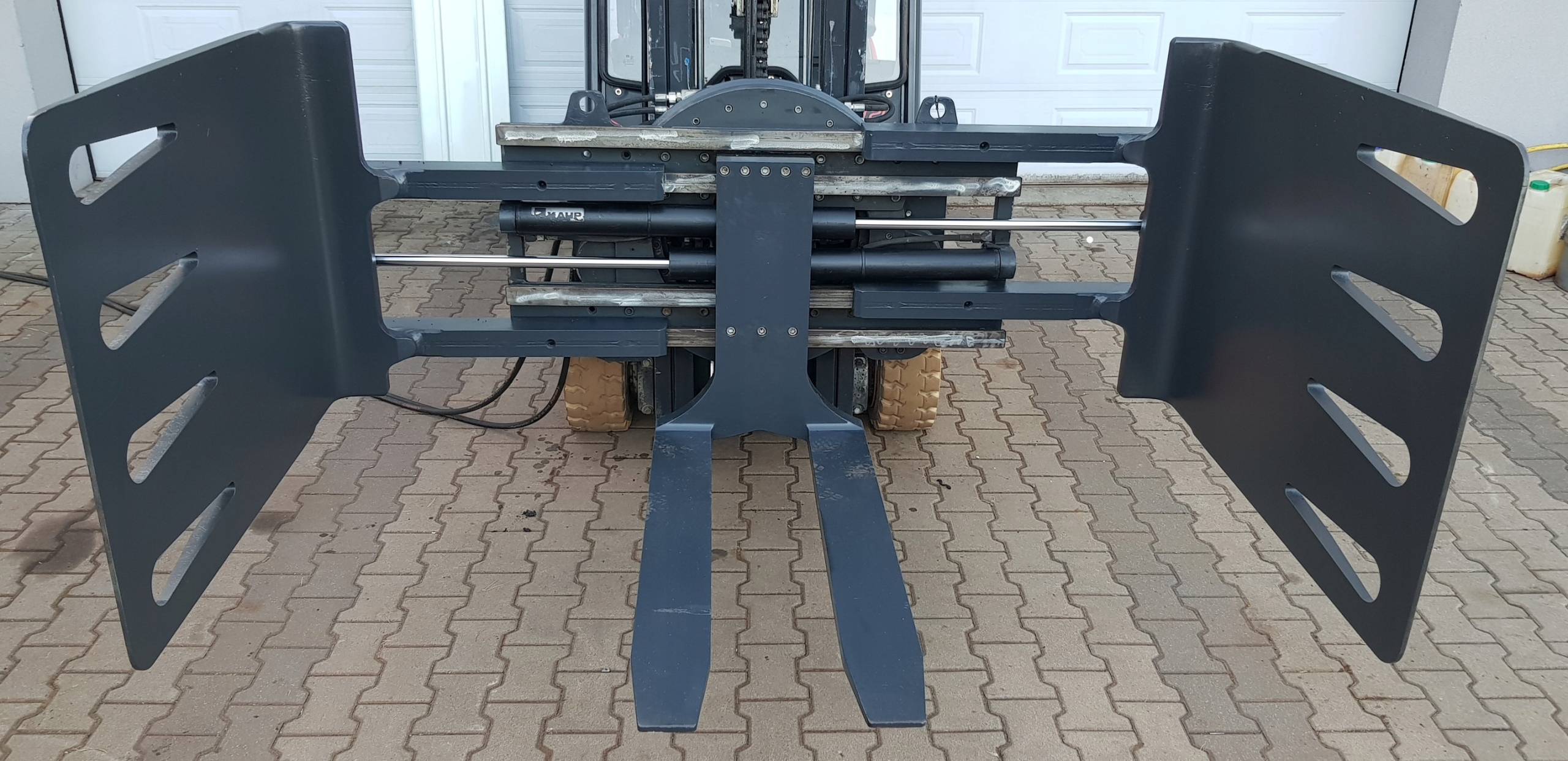 Wynajmę - obrotnica wywrotnica do wózka widłowego chwytak do bel KAUP ...