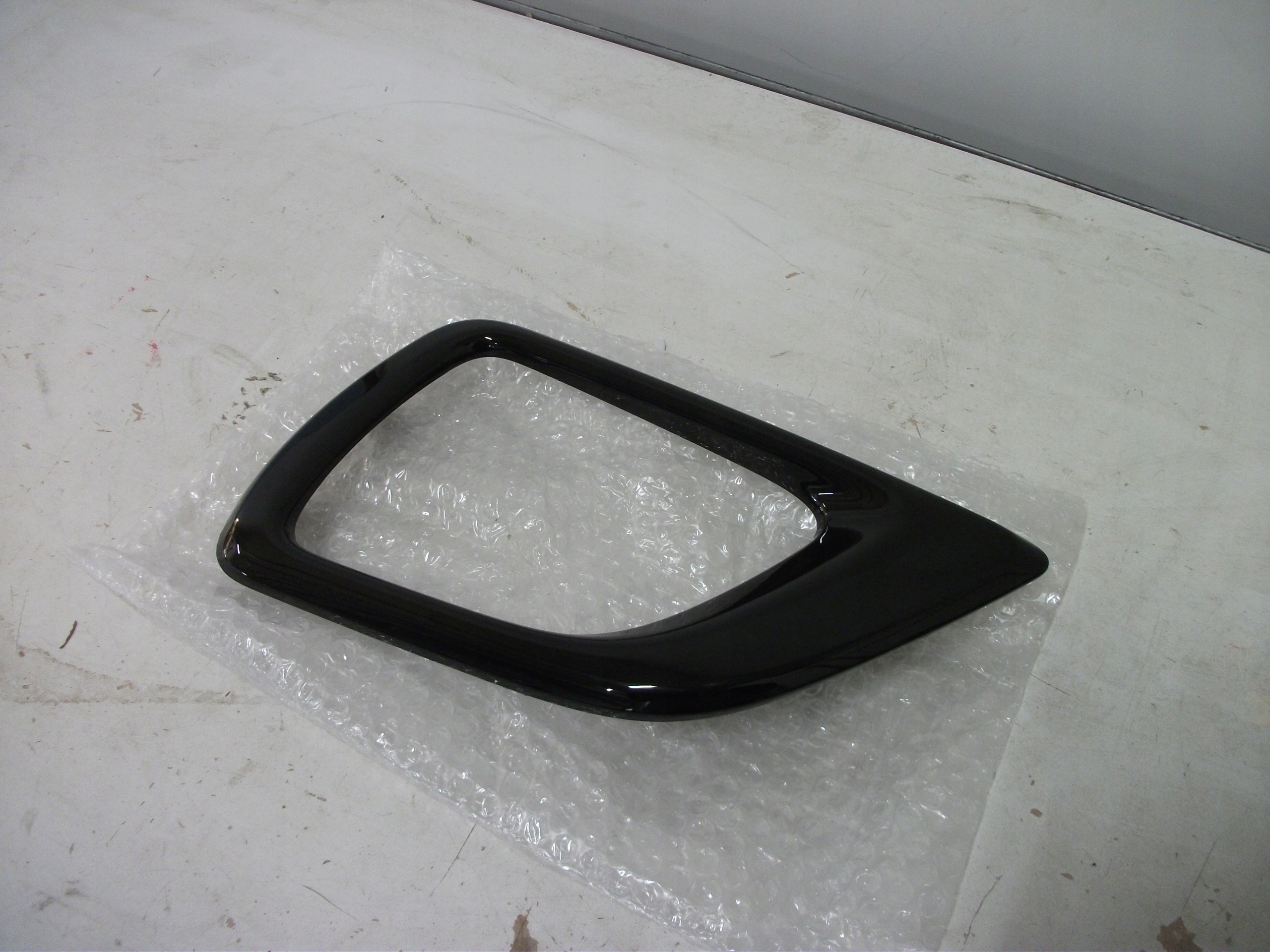 PRAWA RAMKA OSŁONA HALOGENU 62256 4KJ0C 62256 5JT0A NAVARA 62256 5JT0A ...