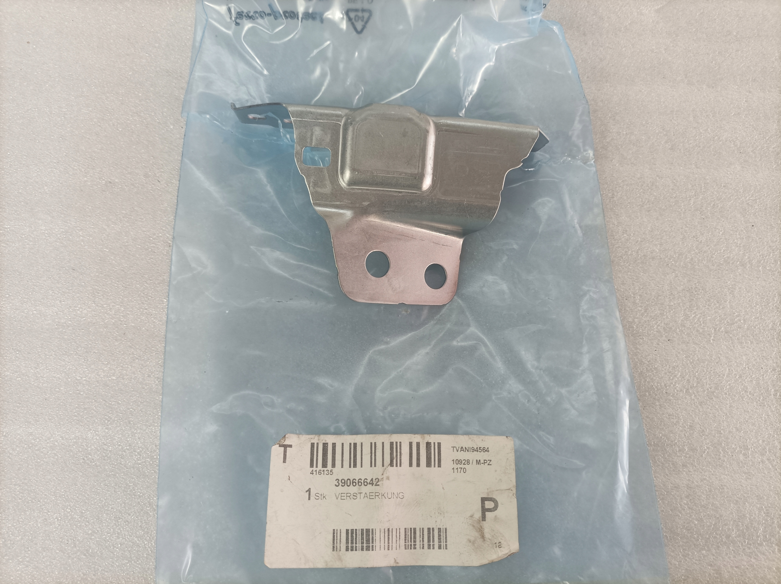 Opel OE 39066642 mocowanie błotnika przedniego L za 200.00PLN z ...