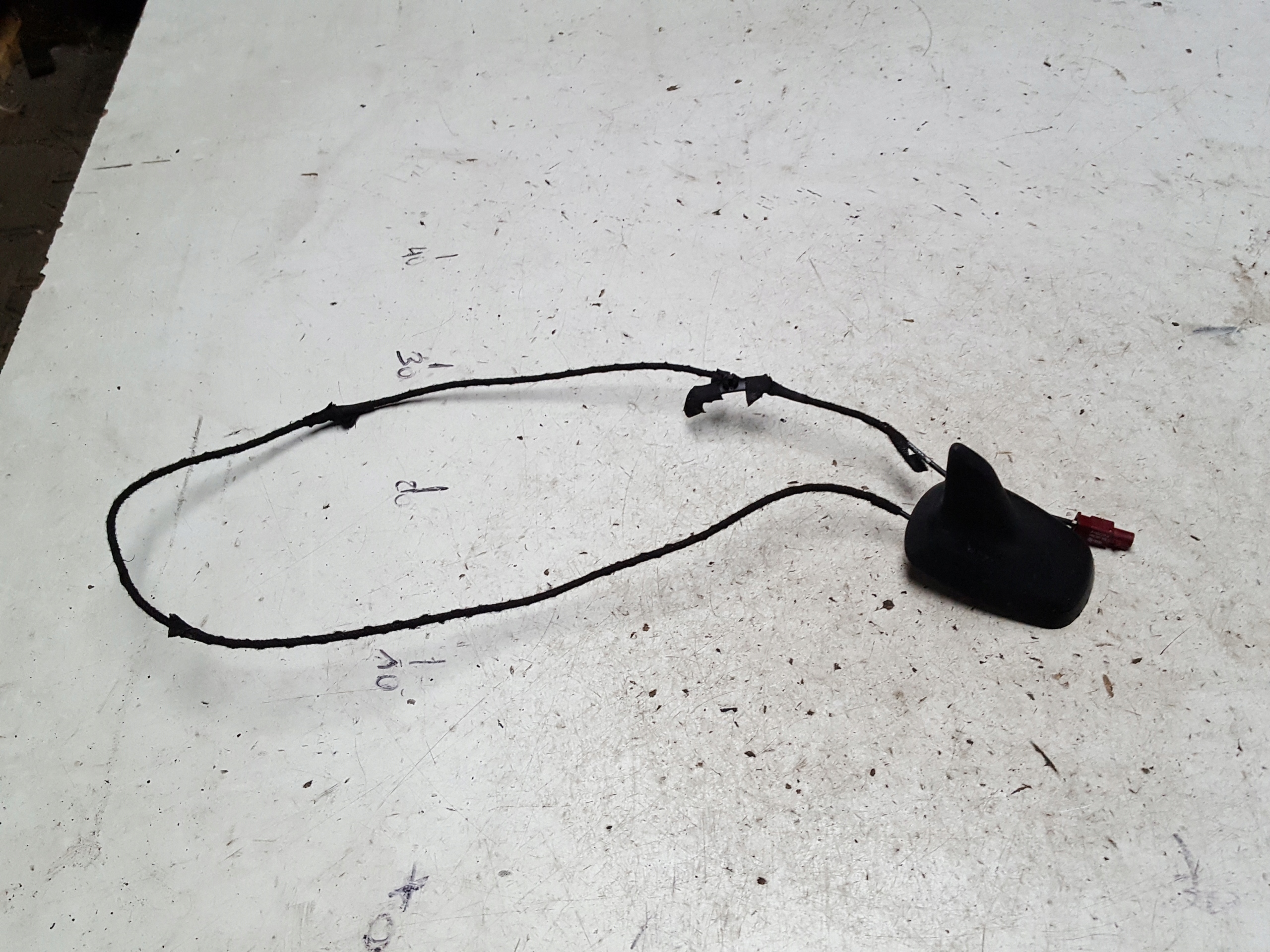 AUDI A4 B8 08r- SEDAN ANTENA DACHOWA RADIA za 45.00PLN z BIAŁOBRZEGI ...