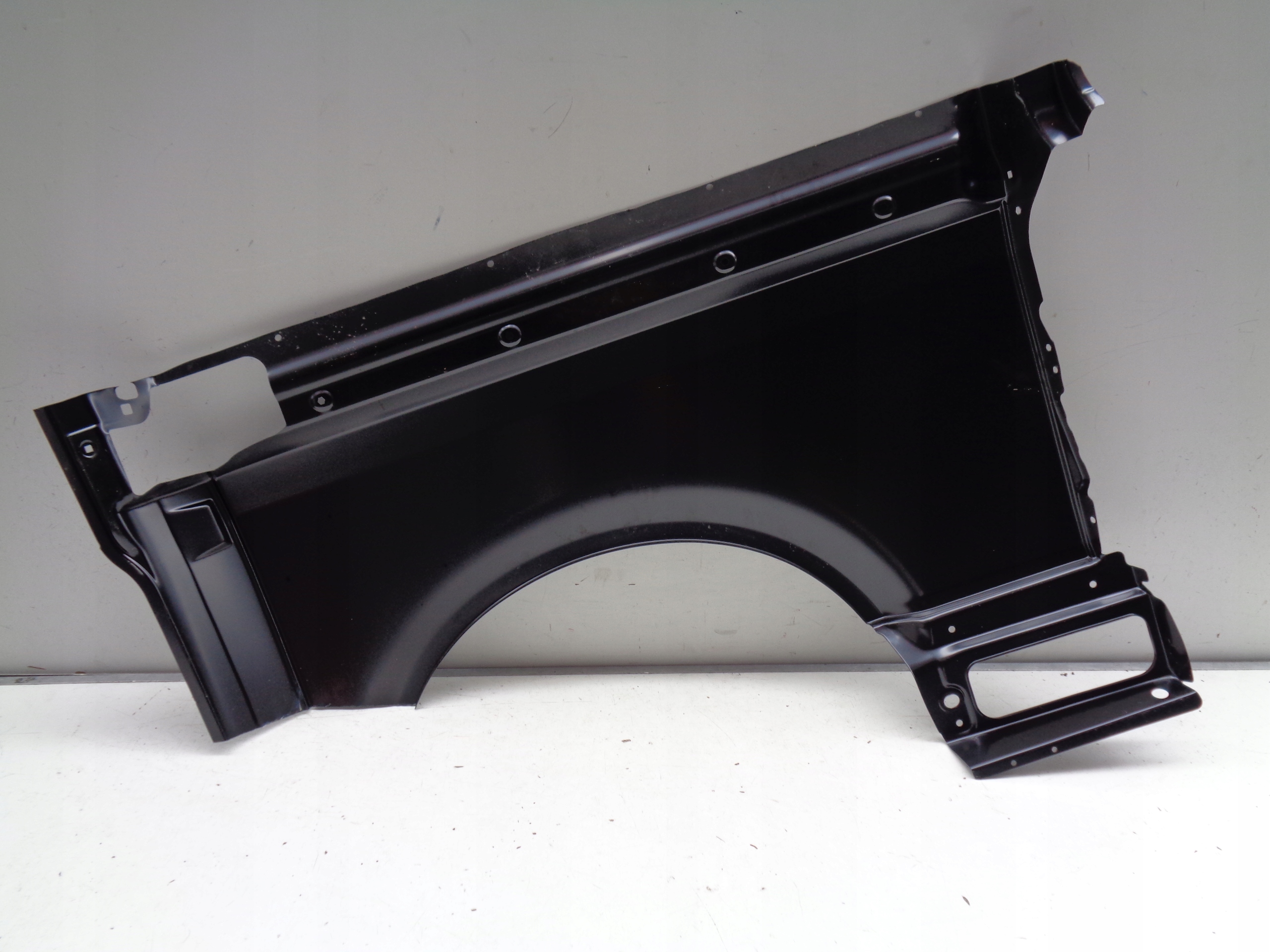 PRAVÝ ZADNÝ BLATNÍK VW T6 7E 7E0 15- KRATKE | AutoDielyPB.sk