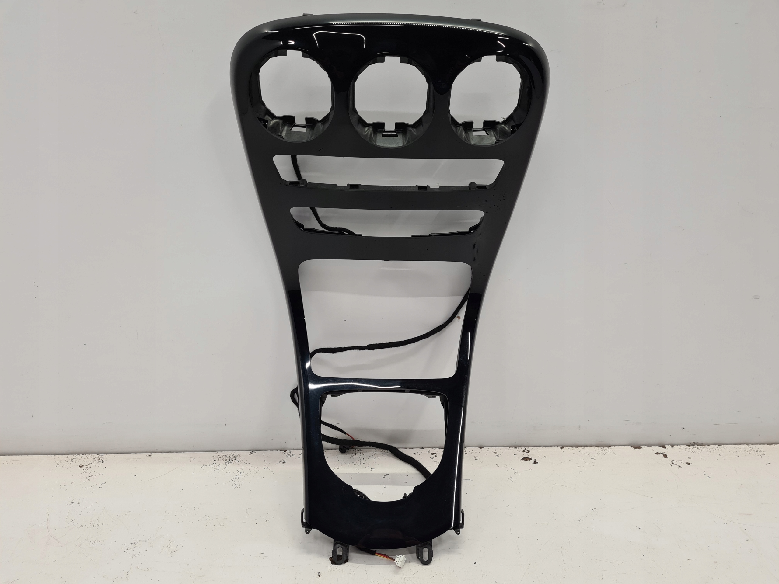 Konsola środkowa Mercedes-Benz OE A2056803805 - porównaj ceny - Allegro.pl