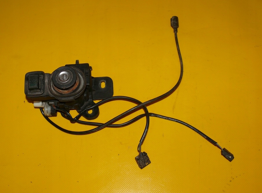 ZAMEK WKŁADKA PRZYCISK OTWIERANIA KLAPY BAGAŻNIKA MERCEDES W140 S-KLASA ...